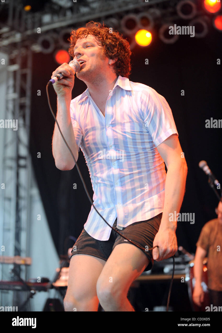 Jun 13, 2008 - Manchester, Tennessee, USA -Singer NIC OFFER of the band ...