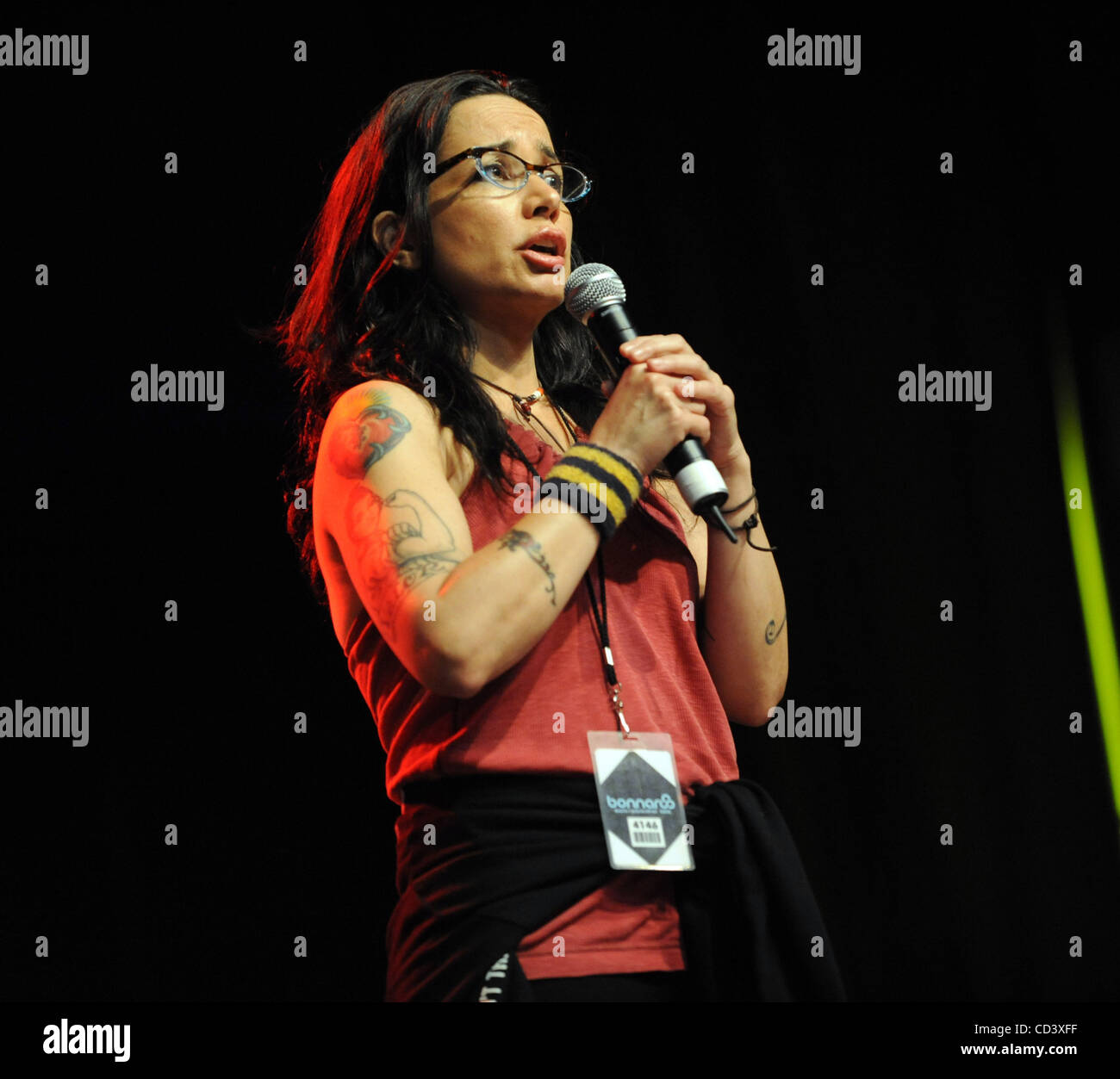 Janeane garofalo on stage hi-res stock photography and images - Alamy