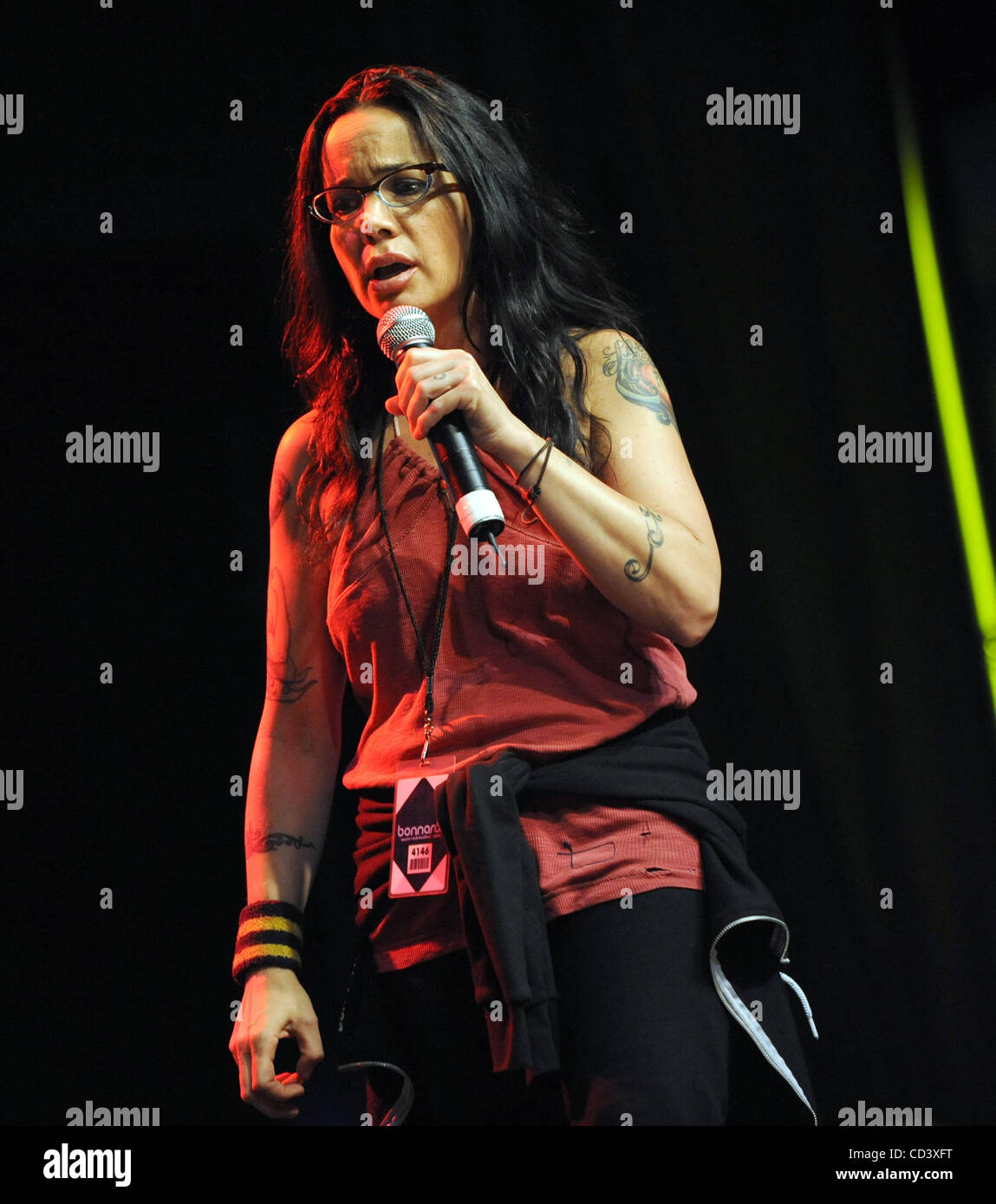 Janeane garofalo on stage hi-res stock photography and images - Alamy