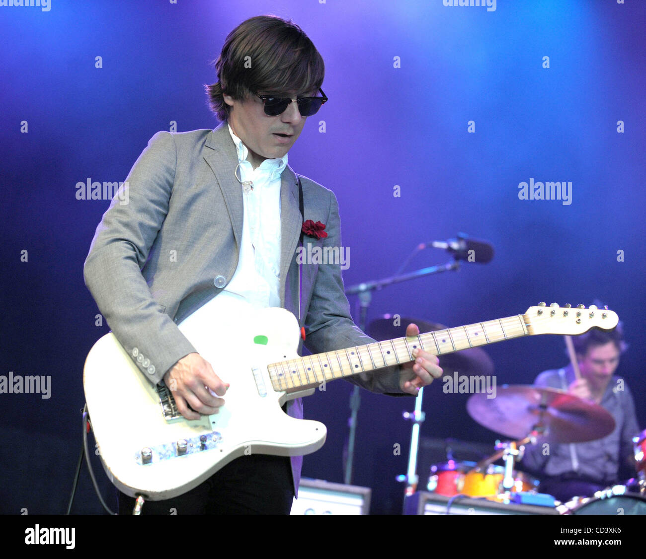 Jun 13, 2008 - Manchester, Tennessee, USA - Guitarist BLAKE SENNETT of ...