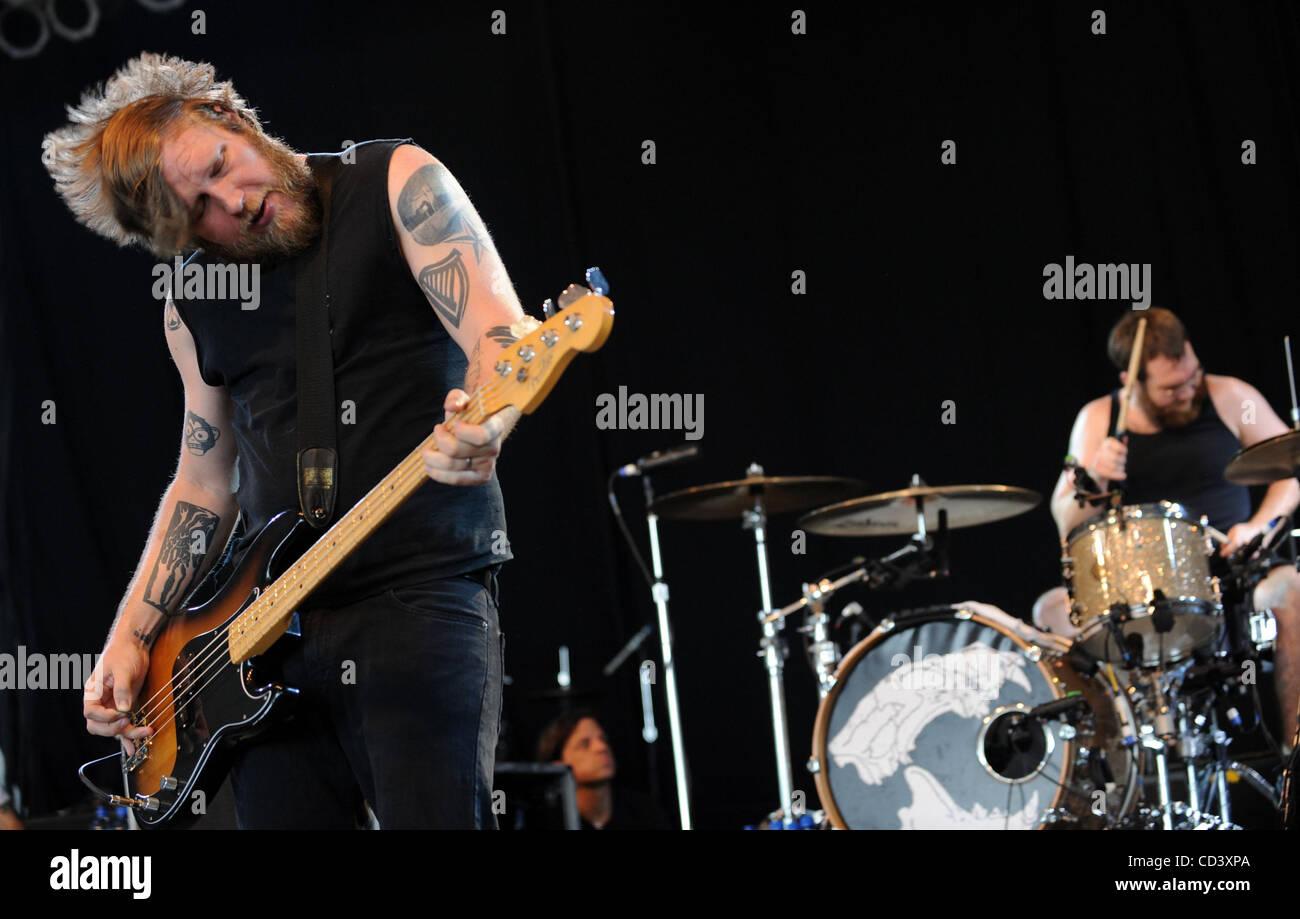 Jun 14, 2008 - Manchester, Tennessee, USA - Bass Guitarist ANDREW ...