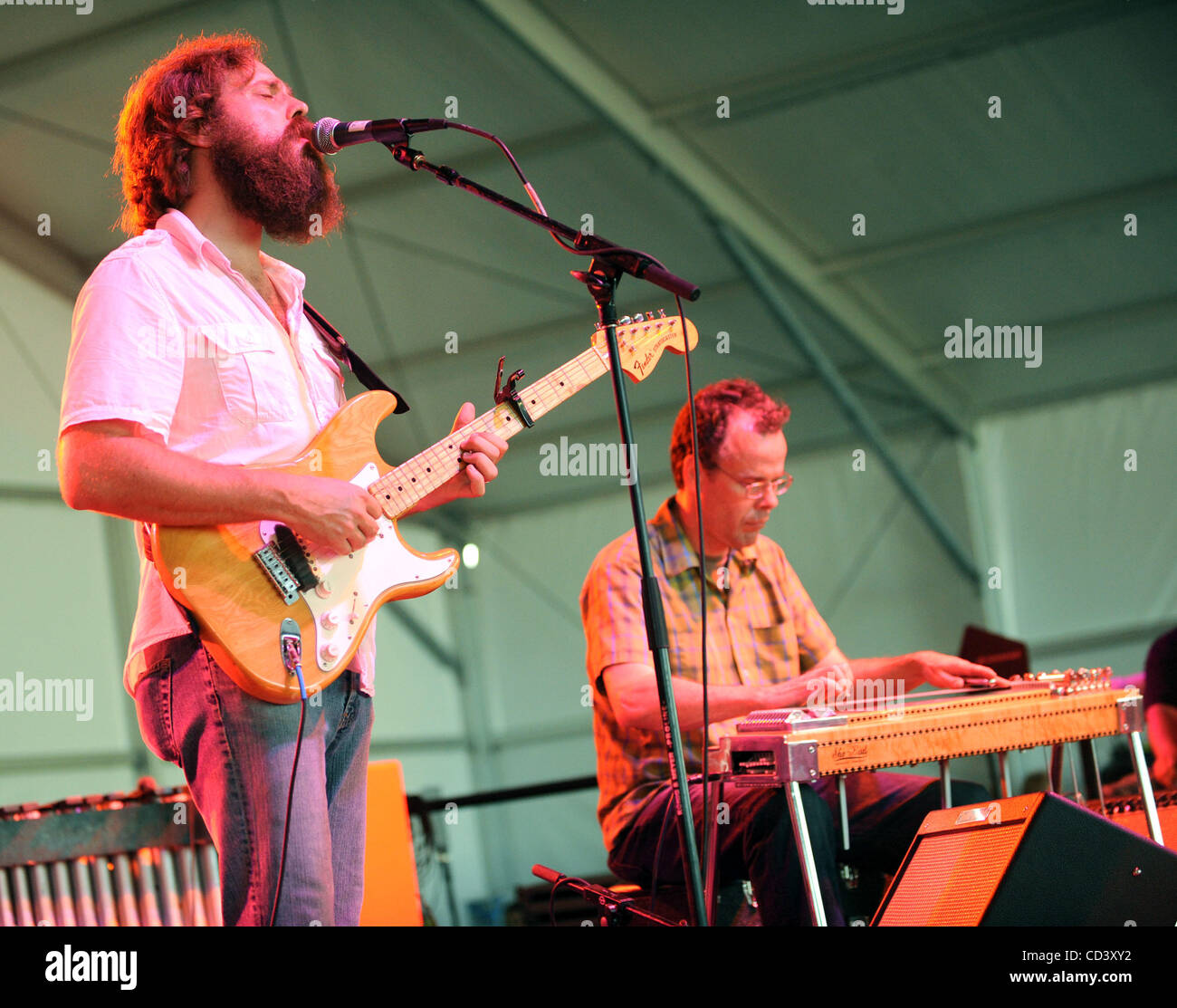 Singer guitarist band iron hi-res stock photography and images - Alamy