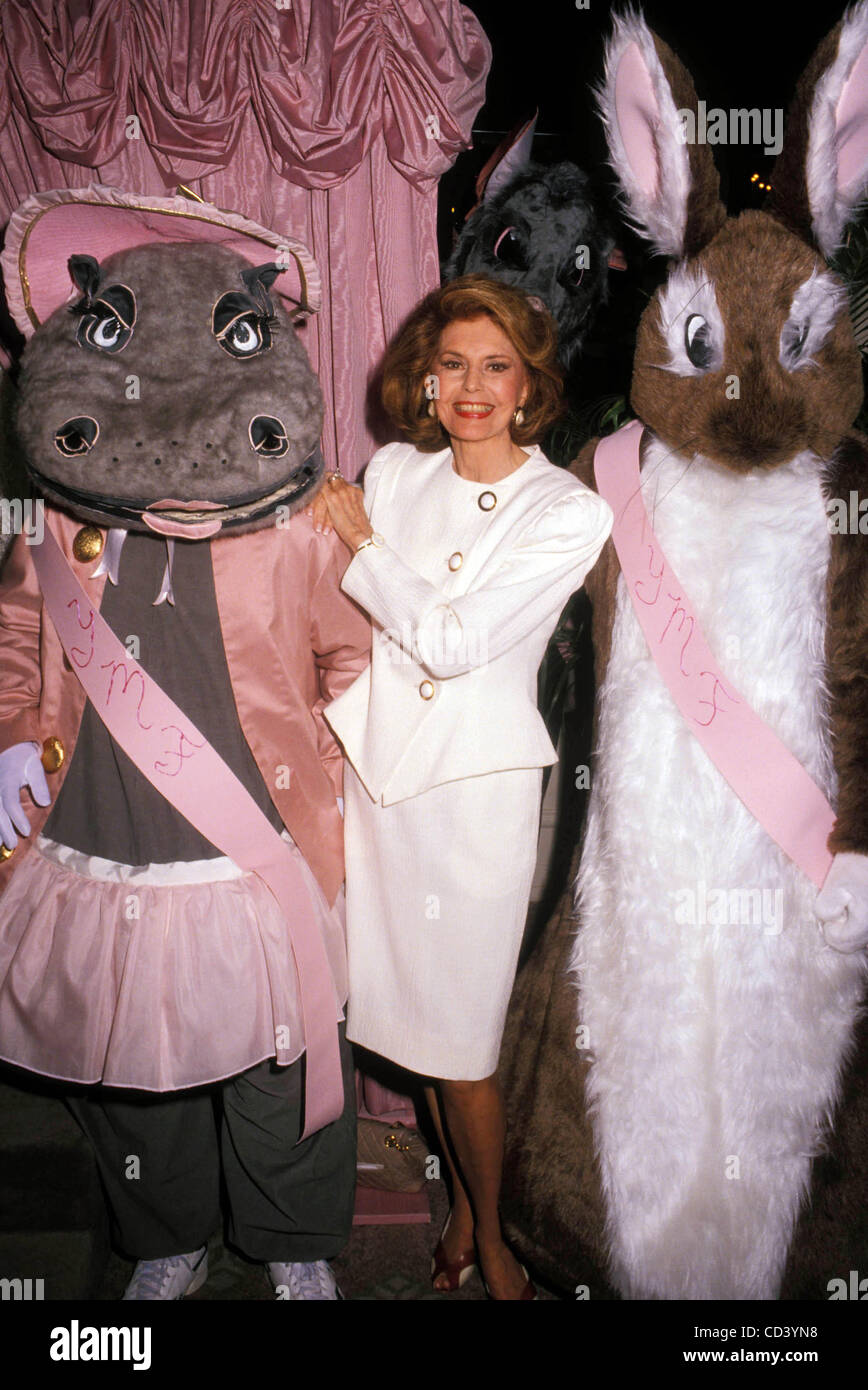 Cyd charisse hi-res stock photography and images - Alamy