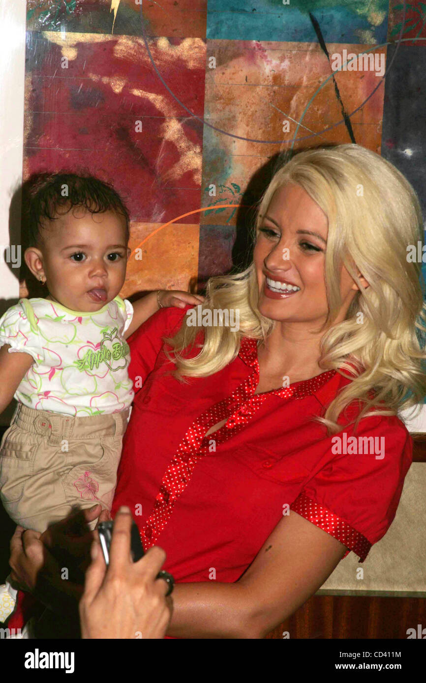 Playboy's girls next door hi-res stock photography and images - Alamy