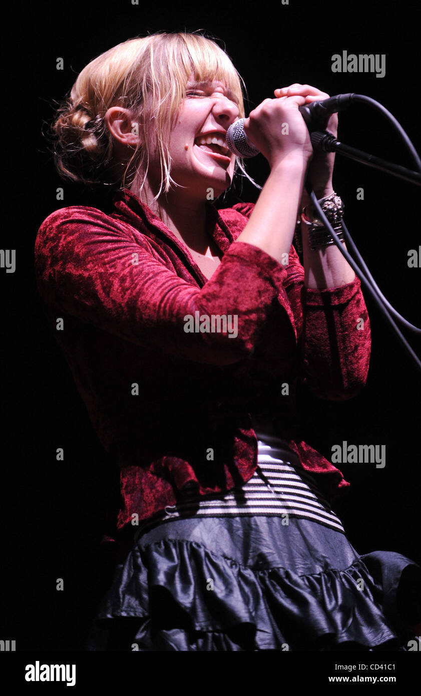 Jul 11, 2008 - Raleigh, North Carolina; USA - Singer SHARON LITTLE ...