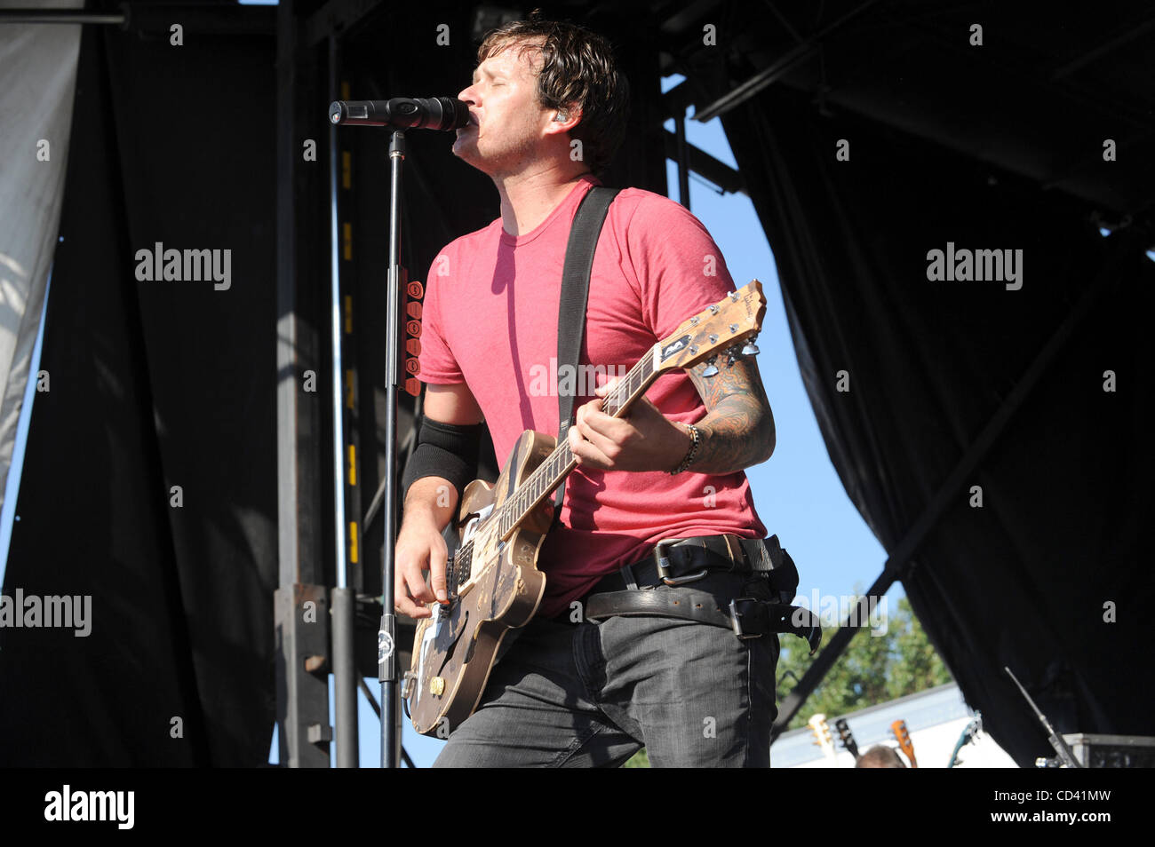 Jul 14, 2008 - Charlotte, North Carolina; USA - Singer / Guitarist TOM ...