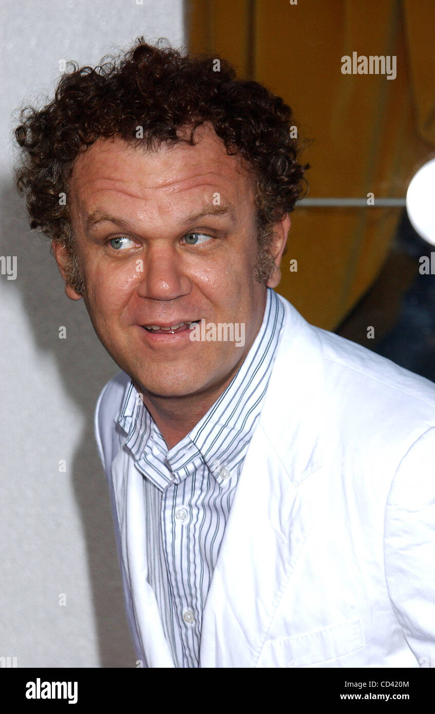 John reilly step brothers premiere hi-res stock photography and images ...