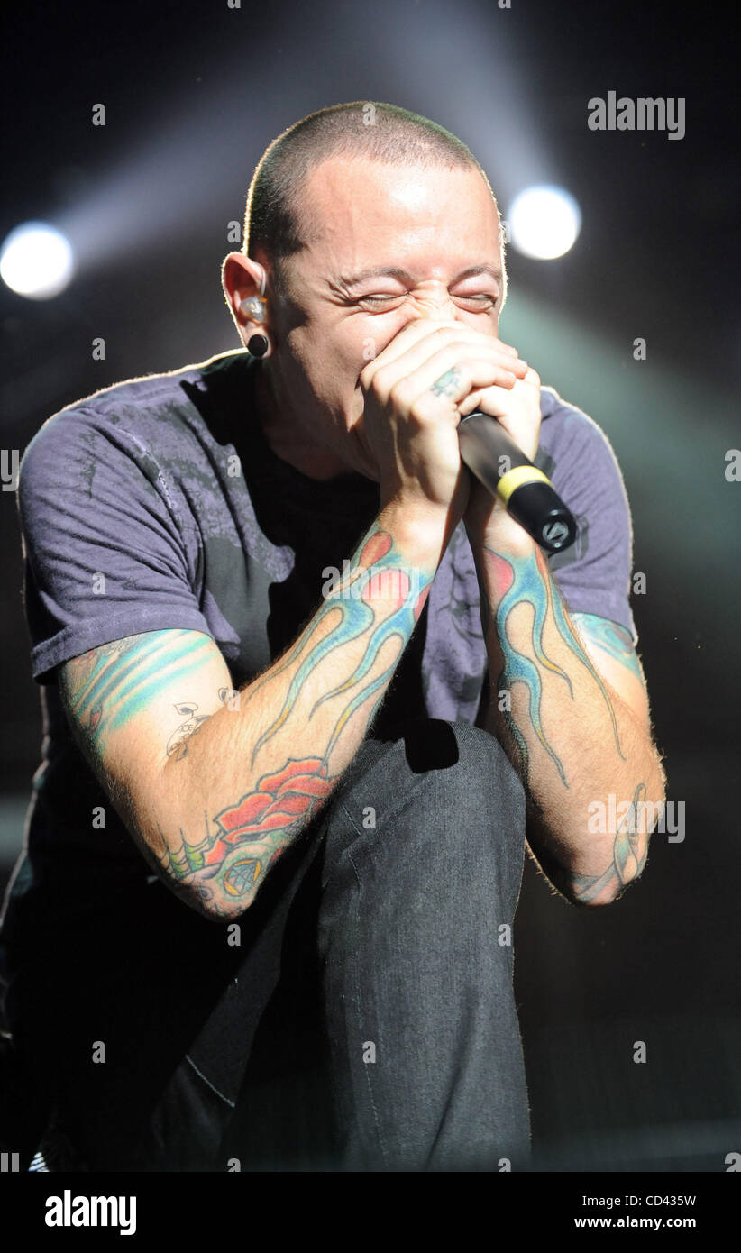 July 25, 2008 - Raleigh, North Carolina; USA - Singer CHESTER ...