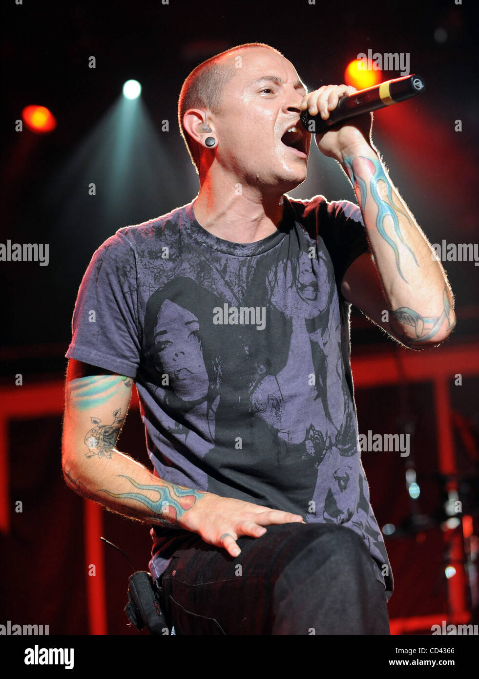 July 25, 2008 - Raleigh, North Carolina; USA - Singer CHESTER ...