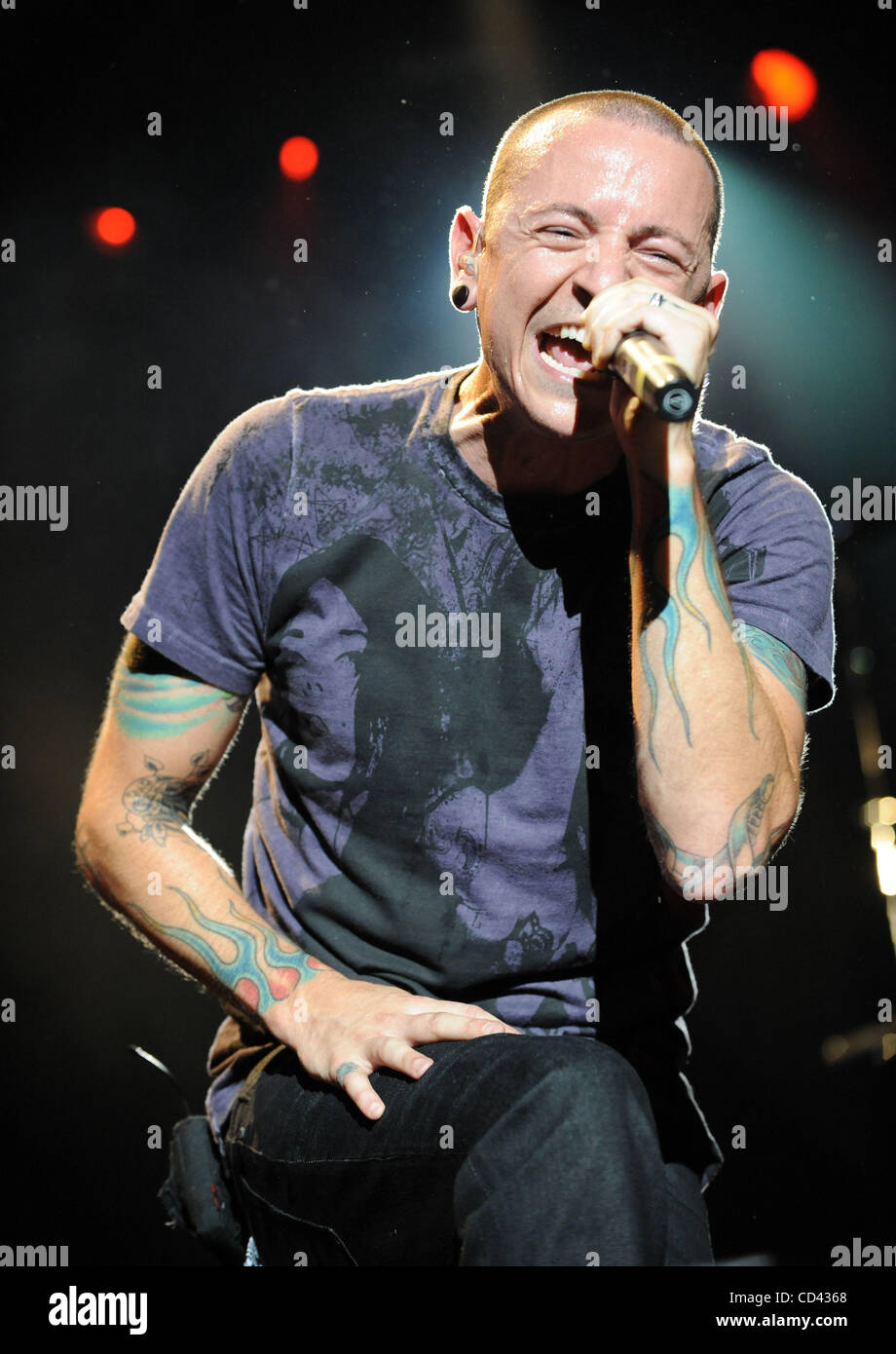 July 25, 2008 - Raleigh, North Carolina; USA - Singer CHESTER ...