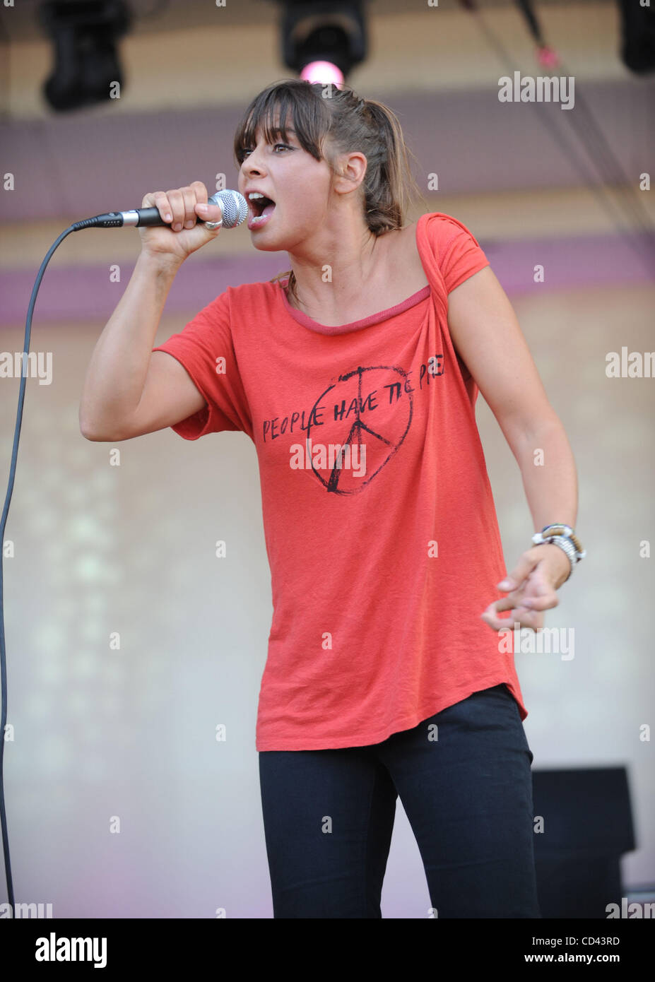 Aug 1, 2008 - Chicago, Illinois, USA - Singer CHAN MARSHALL of the band ...