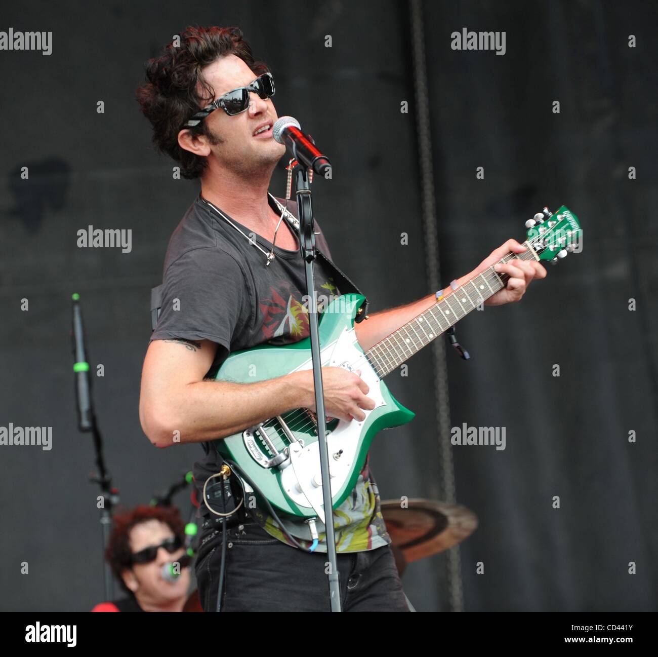 Aug 03, 2008 - Chicago, Illinois, USA - Singer / Guitarist GARRETT ...