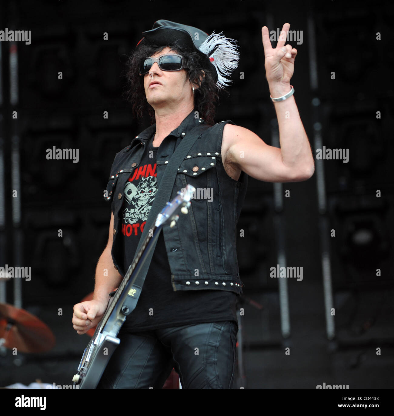 Aug 3, 2008 - Chicago, Illinois, USA - Singer / Guitarist DANIEL ASH of ...