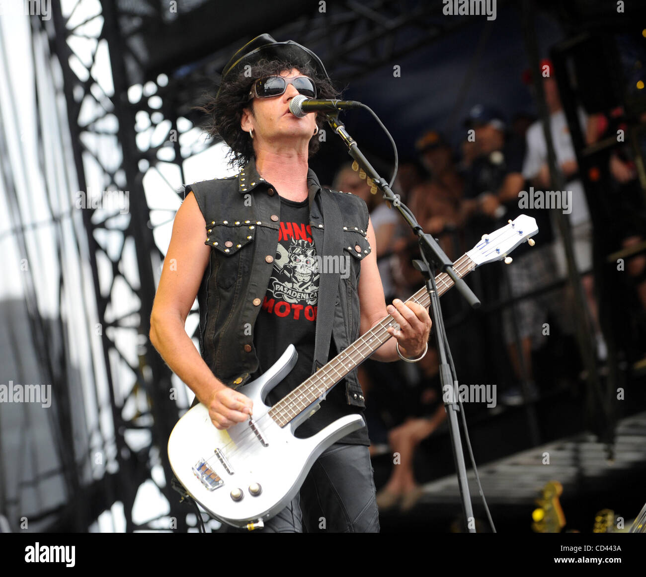 Daniel ash love and rockets hi-res stock photography and images - Alamy