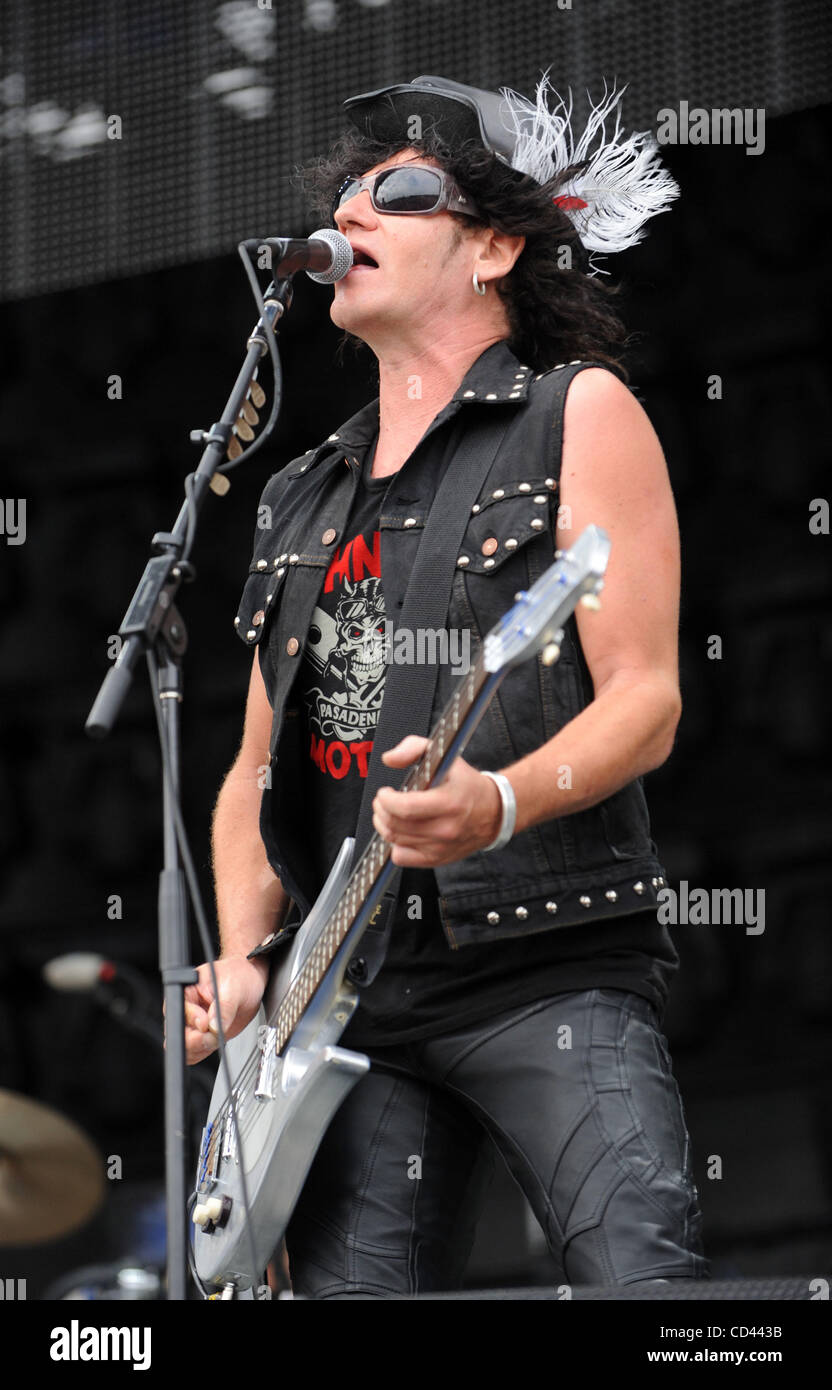 Daniel ash love and rockets hi-res stock photography and images - Alamy