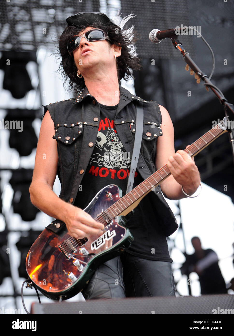 Daniel ash love and rockets hi-res stock photography and images - Alamy