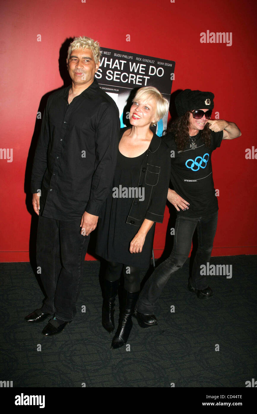 Don bolles and pat smear of the germs hi-res stock photography and ...