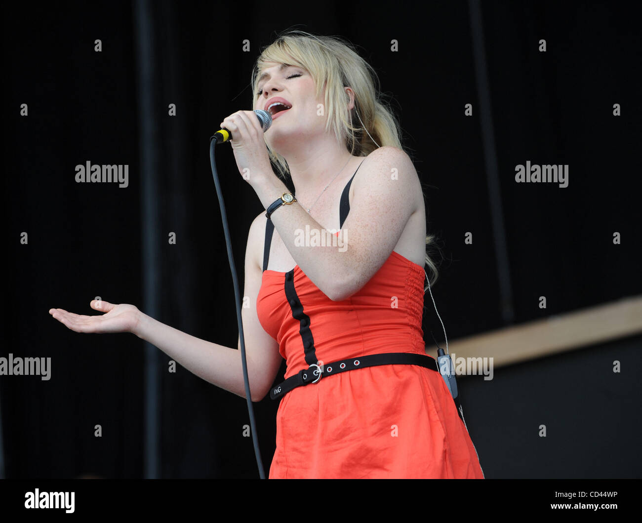 Aug 9, 2008 - Baltimore, Maryland, USA - Singer DUFFY performs live as ...