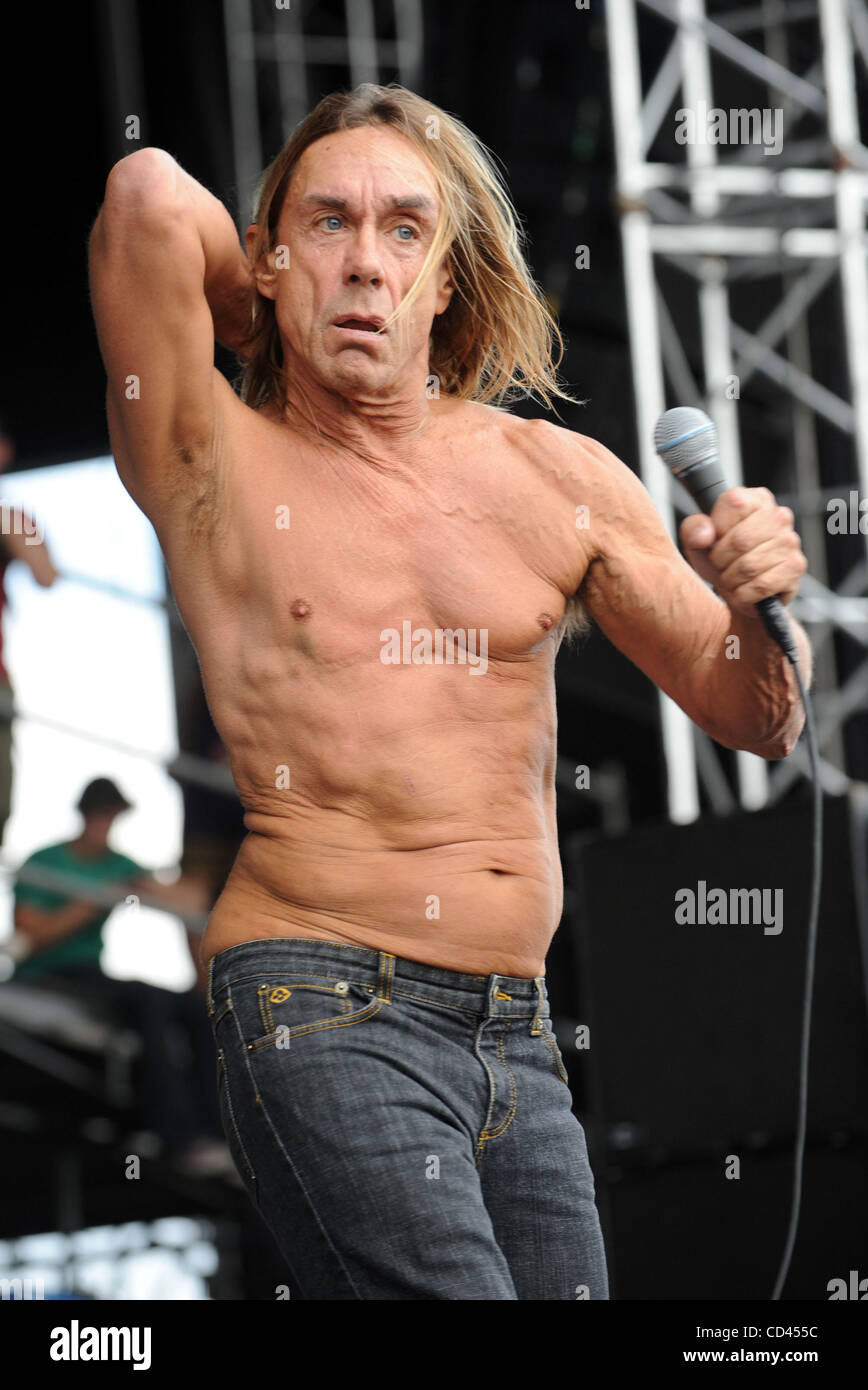 Aug 10, 2008 - Baltimore, Maryland, USA - Singer IGGY POP of the band ...
