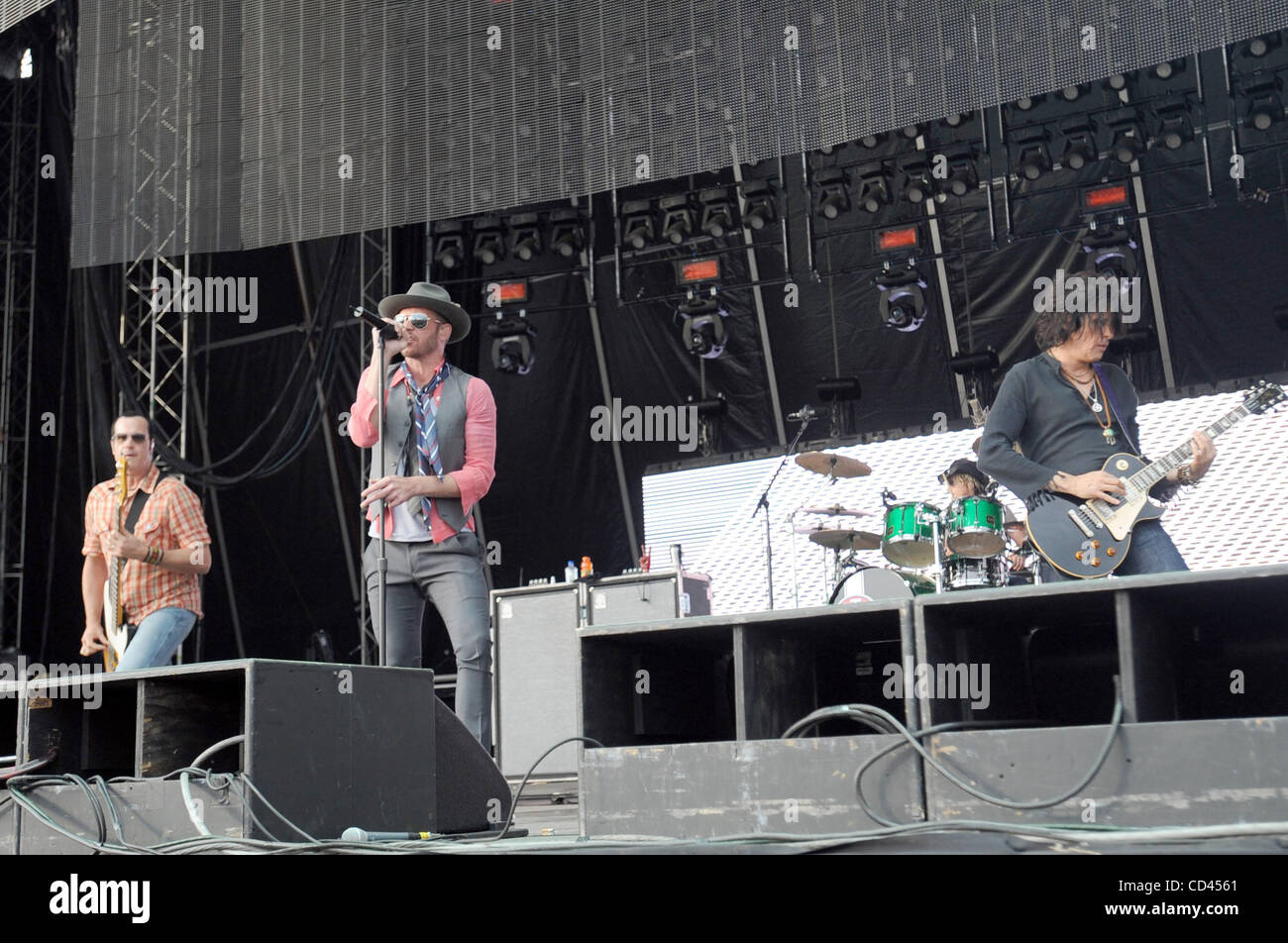 Robert deleo bass hi-res stock photography and images - Alamy