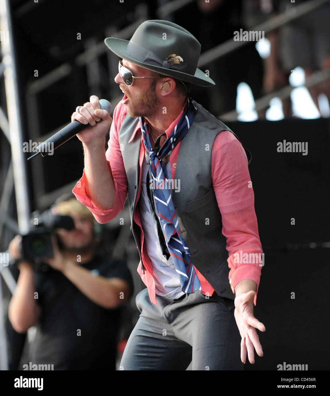 Aug 10, 2008 - Baltimore, Maryland, USA - Singer SCOTT WEILAND of the ...