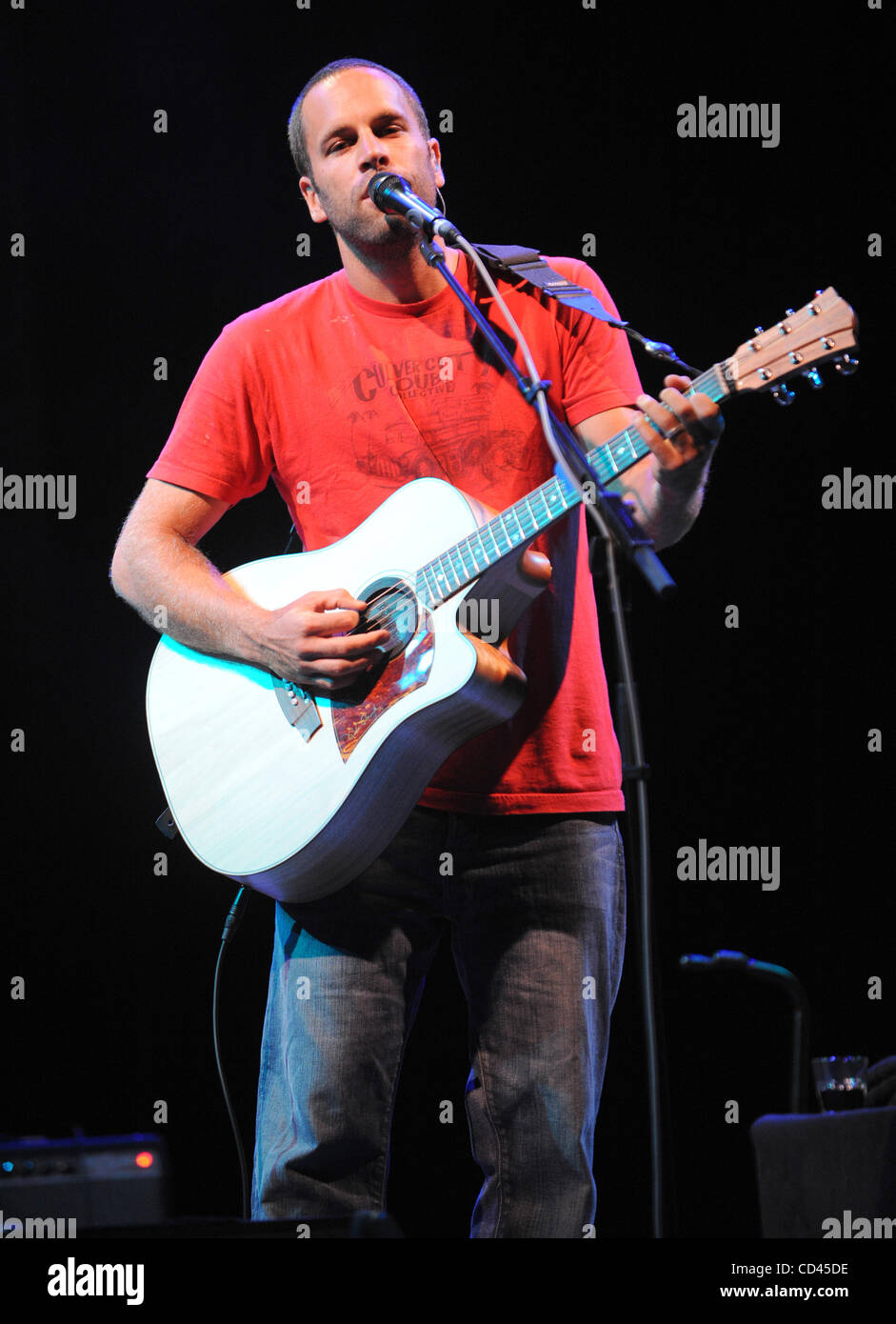 Jack Johnson Musician High Resolution Stock Photography and Images - Alamy