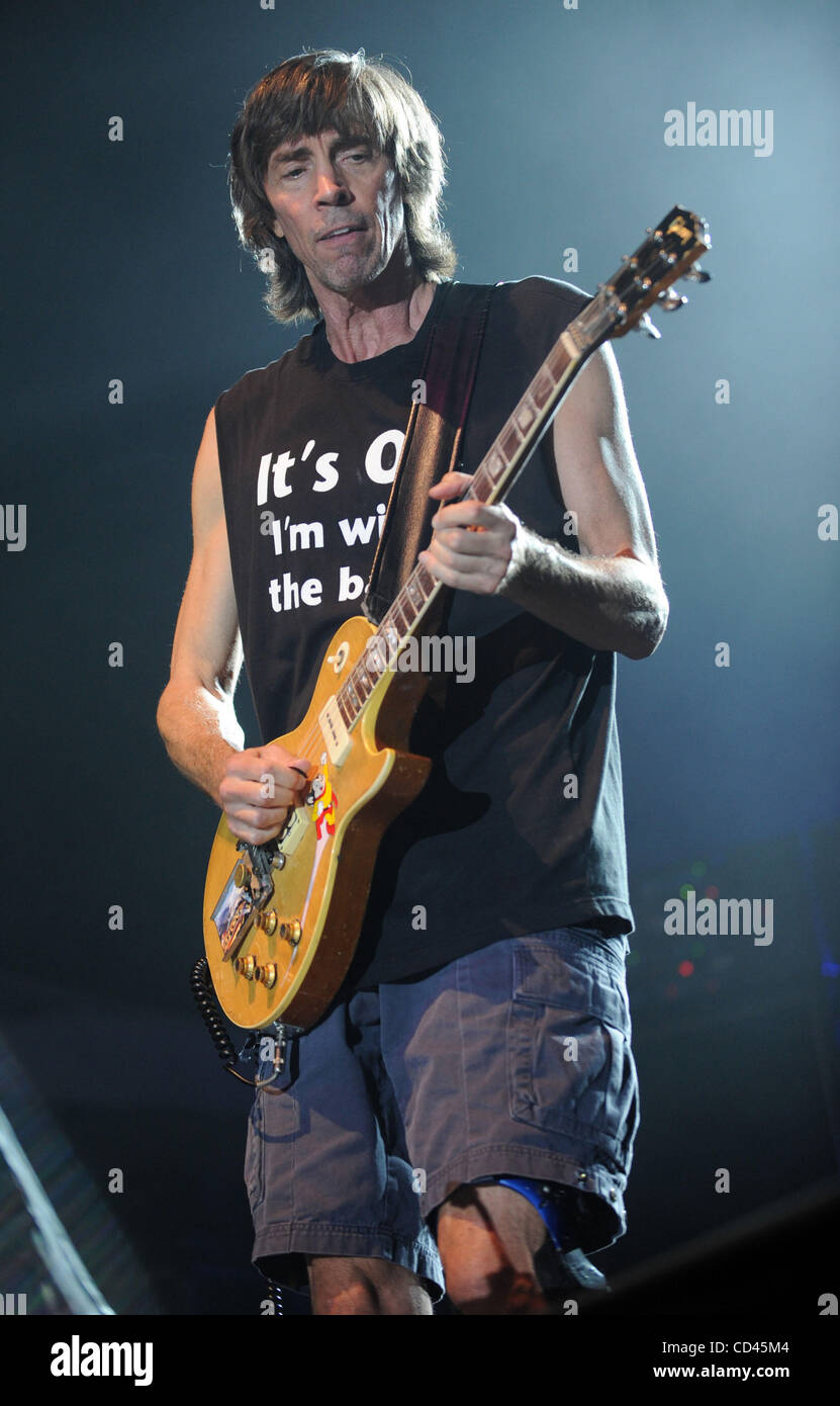 Aug 16, 2008 - Roanoke Rapids, North Carolina; USA - Lead Guitarist TOM ...