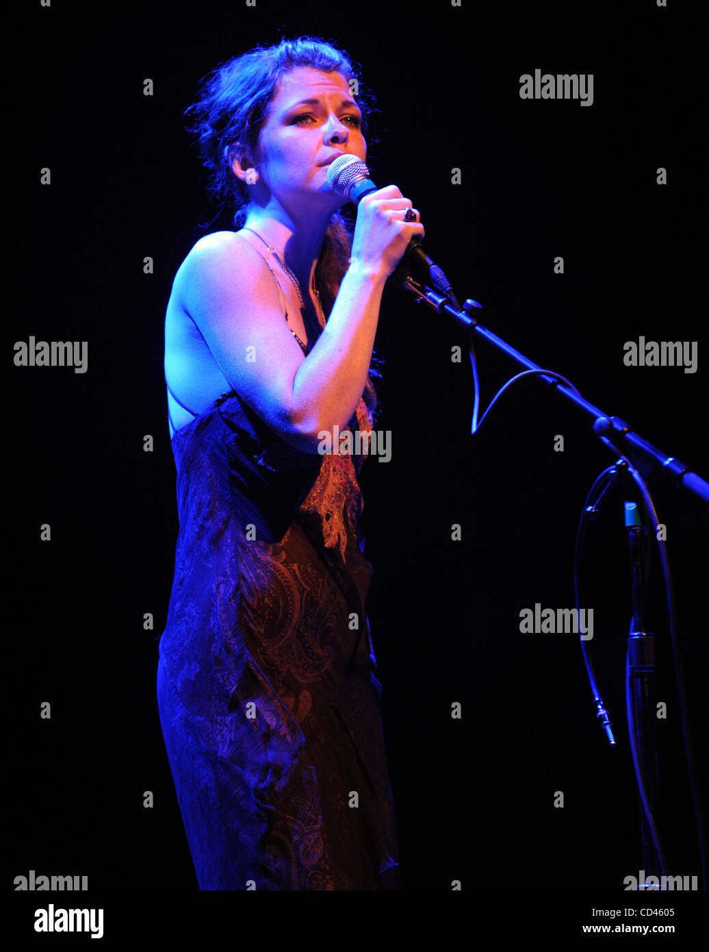 Aug 21, 2008 - San Francisco, California USA - Singer / Guitarist ERIN ...