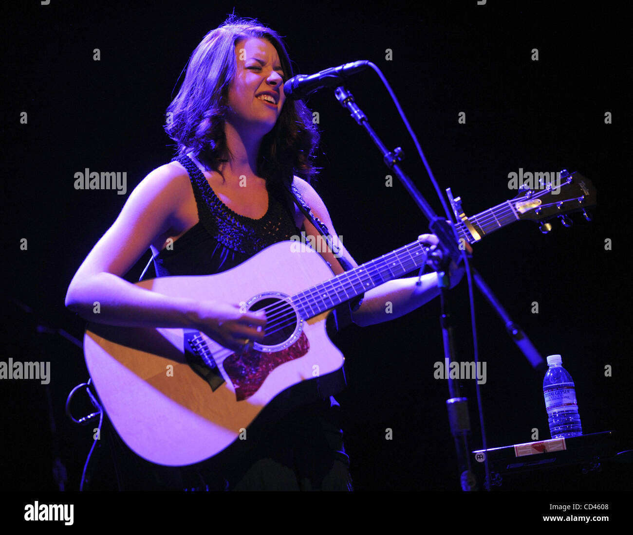 Aug 21 2008 San Francisco California Usa Singer Guitarist Hana