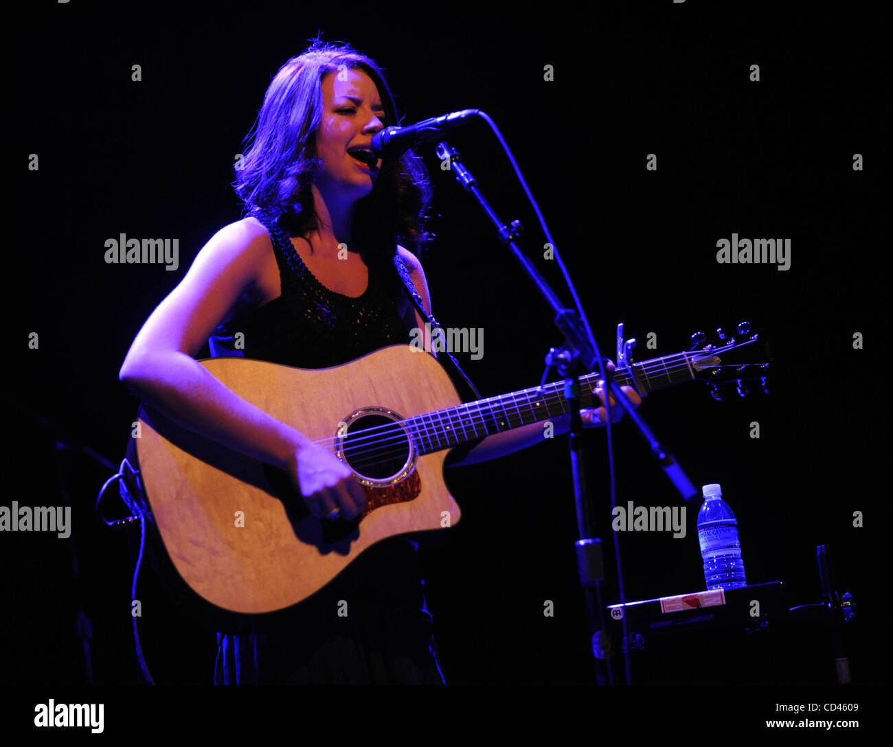 Aug 21, 2008 - San Francisco, California USA - Singer / Guitarist HANA ...