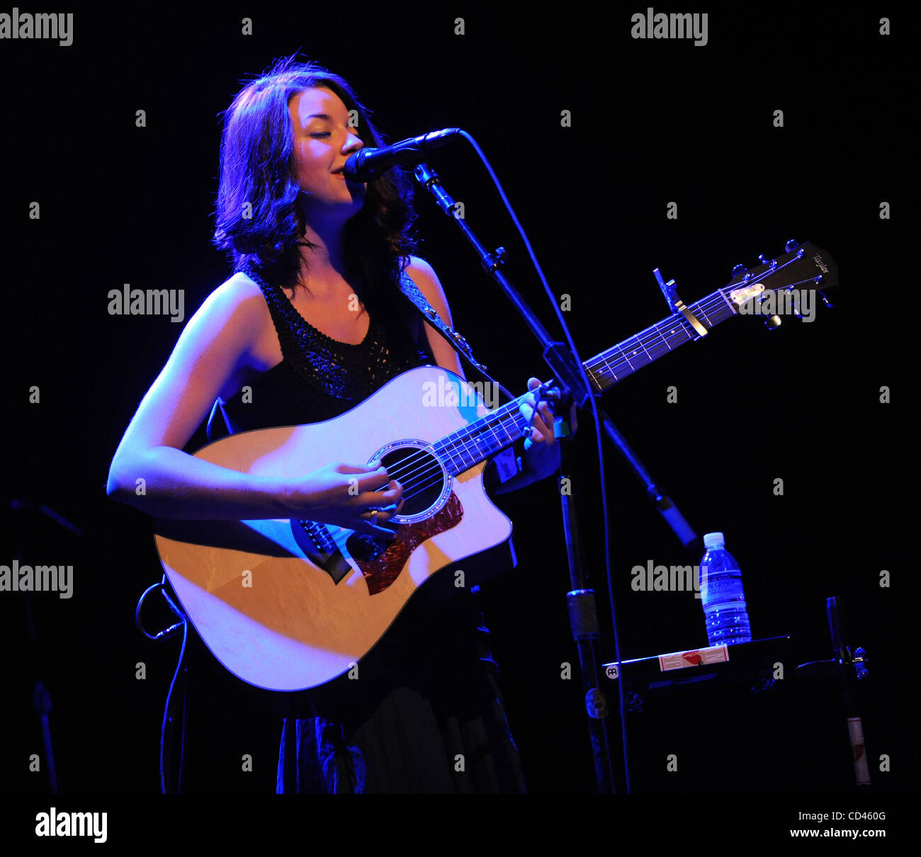 Aug 21 2008 San Francisco California Usa Singer Guitarist Hana