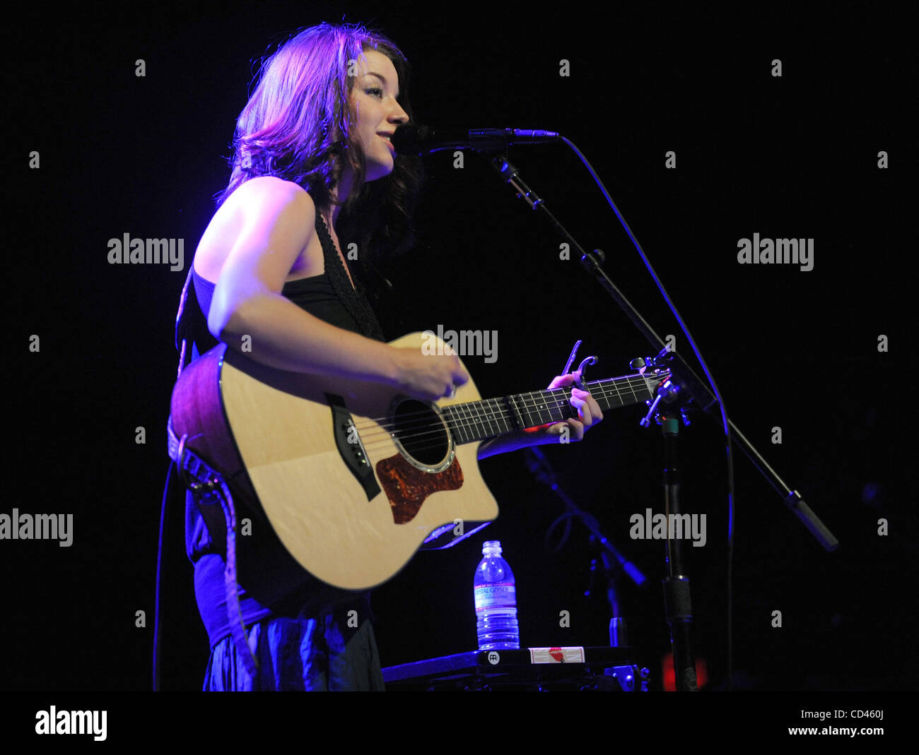 Aug 21 2008 San Francisco California Usa Singer Guitarist Hana