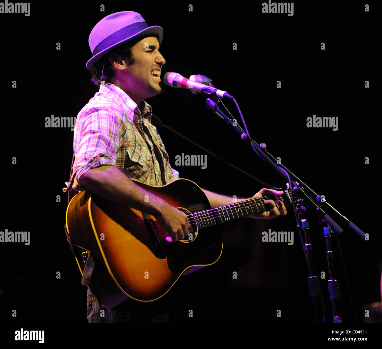 Aug 21, 2008 - San Francisco, California USA - Singer / Guitarist ...