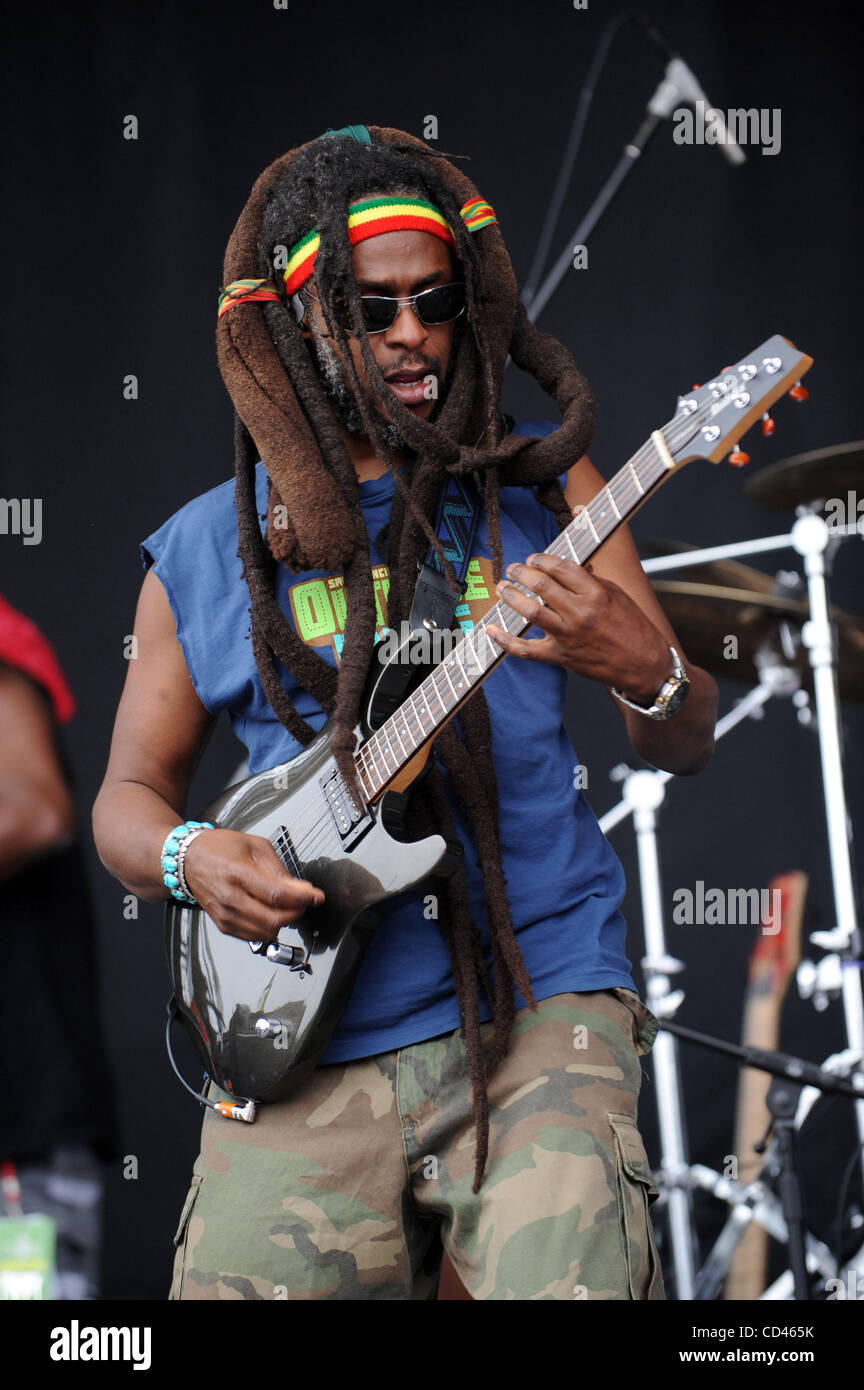 Aug 22, 2008 - San Francisco, California USA - Singer / Guitarist DAVID ...