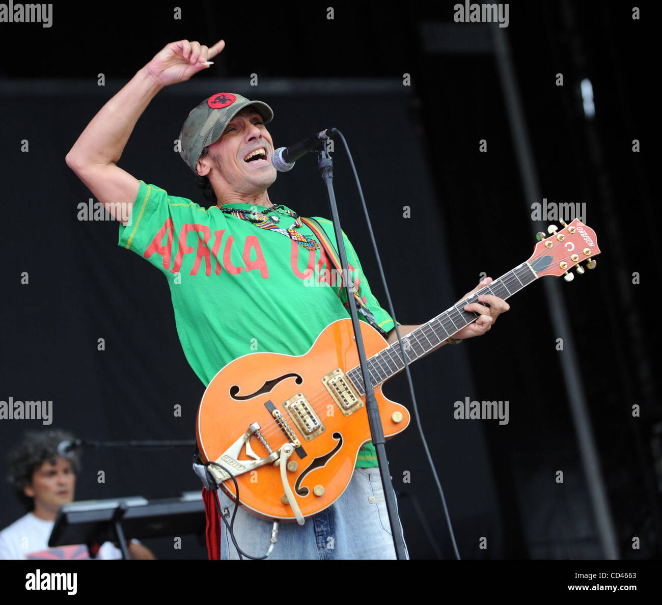 Aug 22, 2008 - San Francisco, California USA - Singer / Guitarist MANU ...
