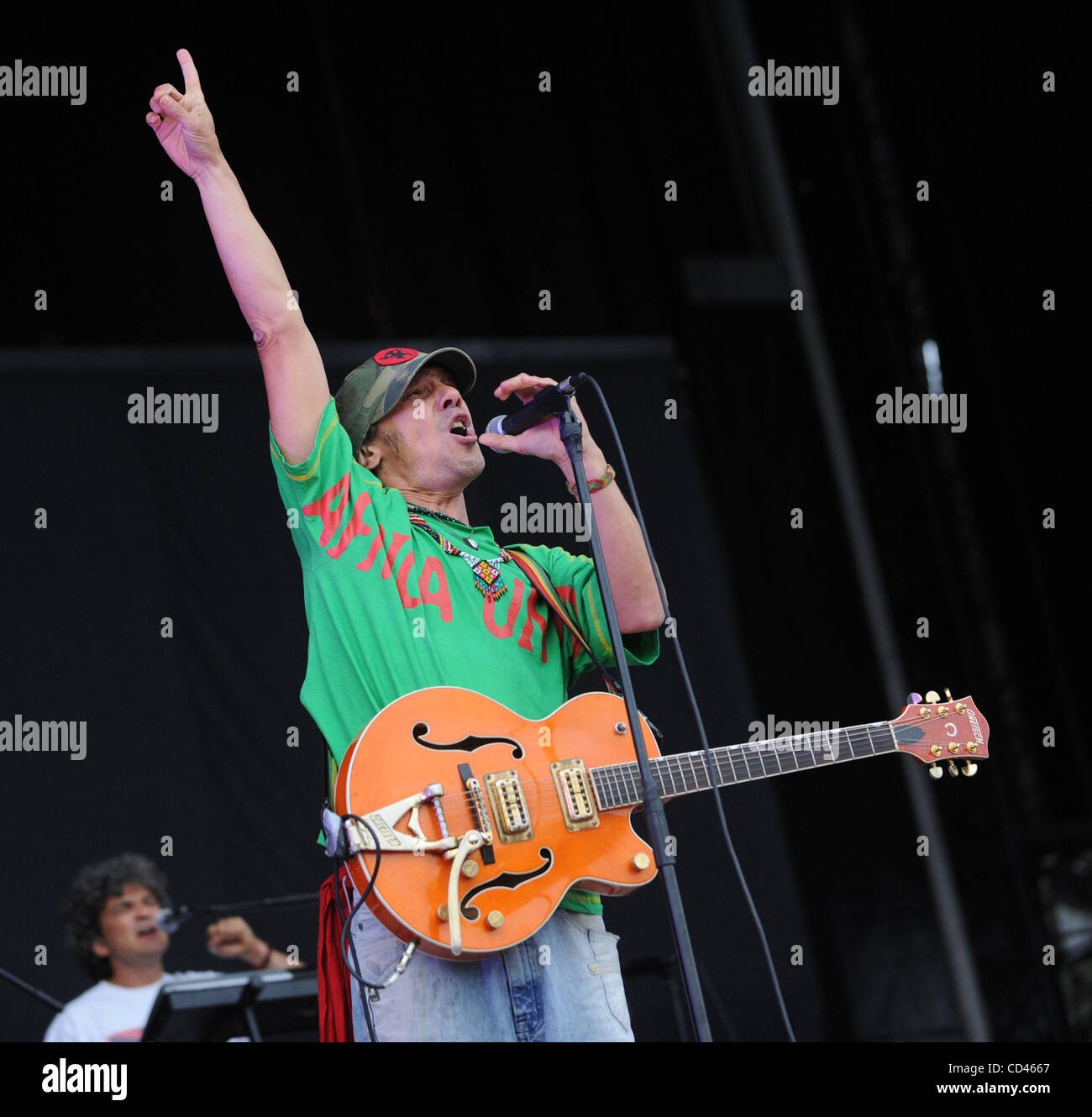 Aug 22, 2008 - San Francisco, California USA - Singer / Guitarist MANU ...