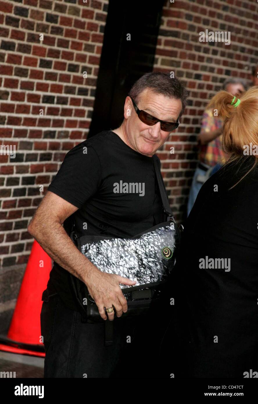Robin williams and radioman hi-res stock photography and images - Alamy