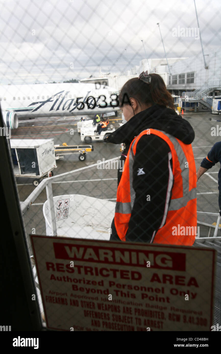 Airport ground staff hi-res stock photography and images - Alamy
