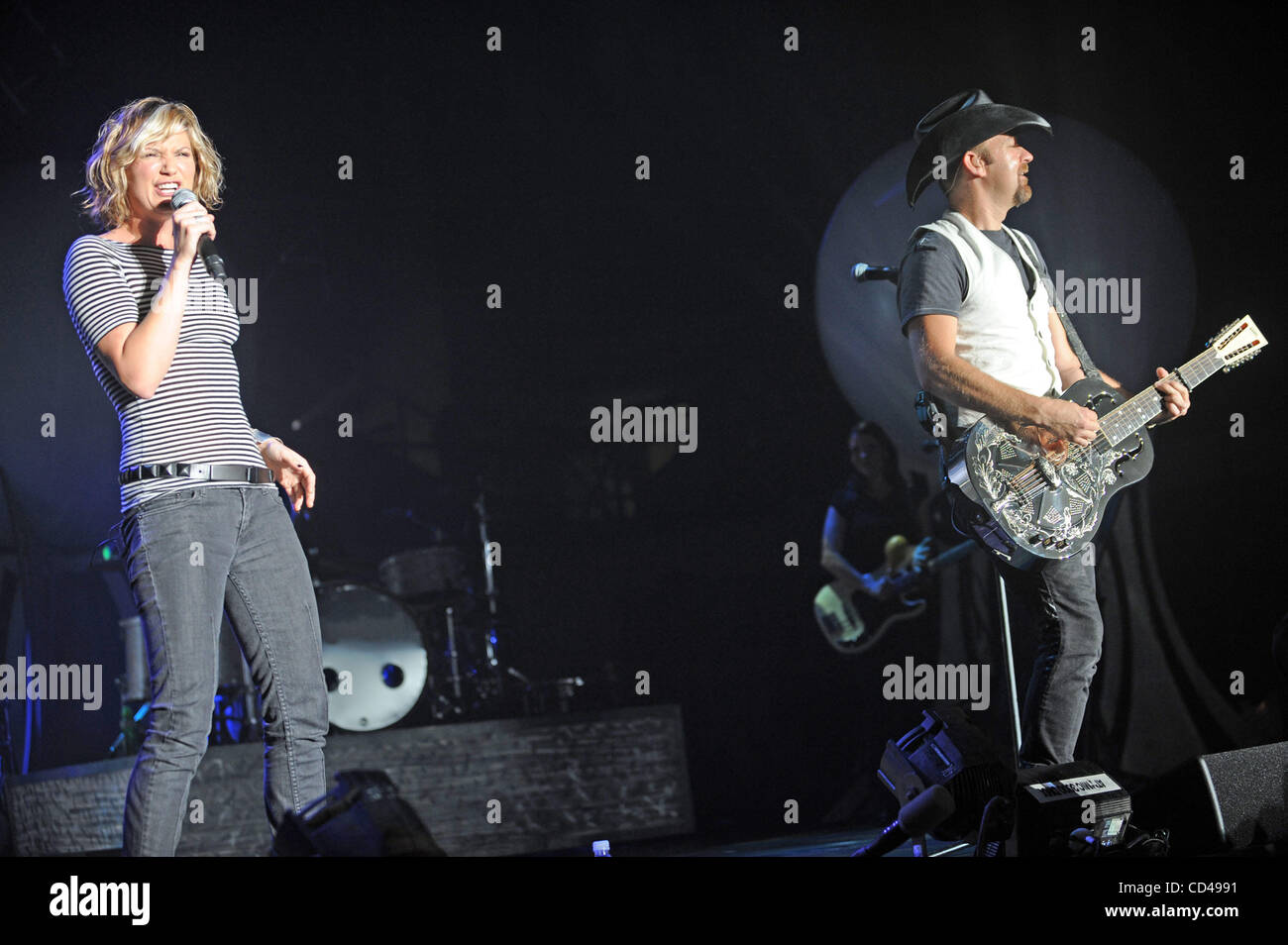 Sep 14, 2008 - Wilmington, North Carolina; USA - (L-R) Singer JENNIFER ...
