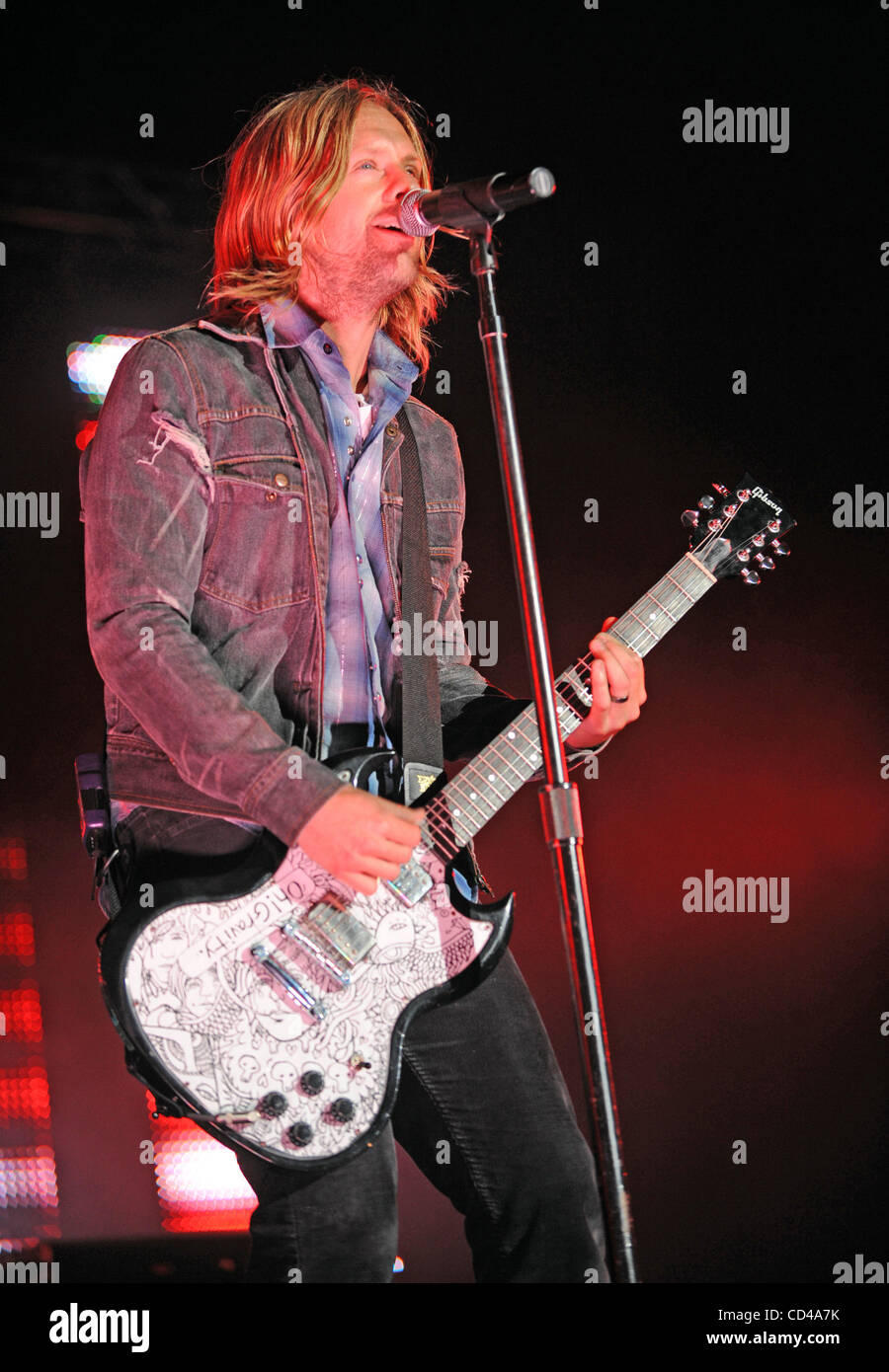 Sep 19, 2008 - Raleigh, North Carolina; USA - Singer / Guitarist JON ...