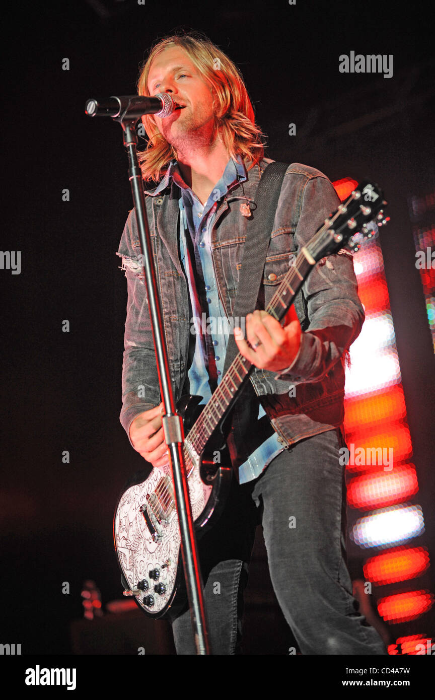 Sep 19, 2008 - Raleigh, North Carolina; USA - Singer / Guitarist JON ...