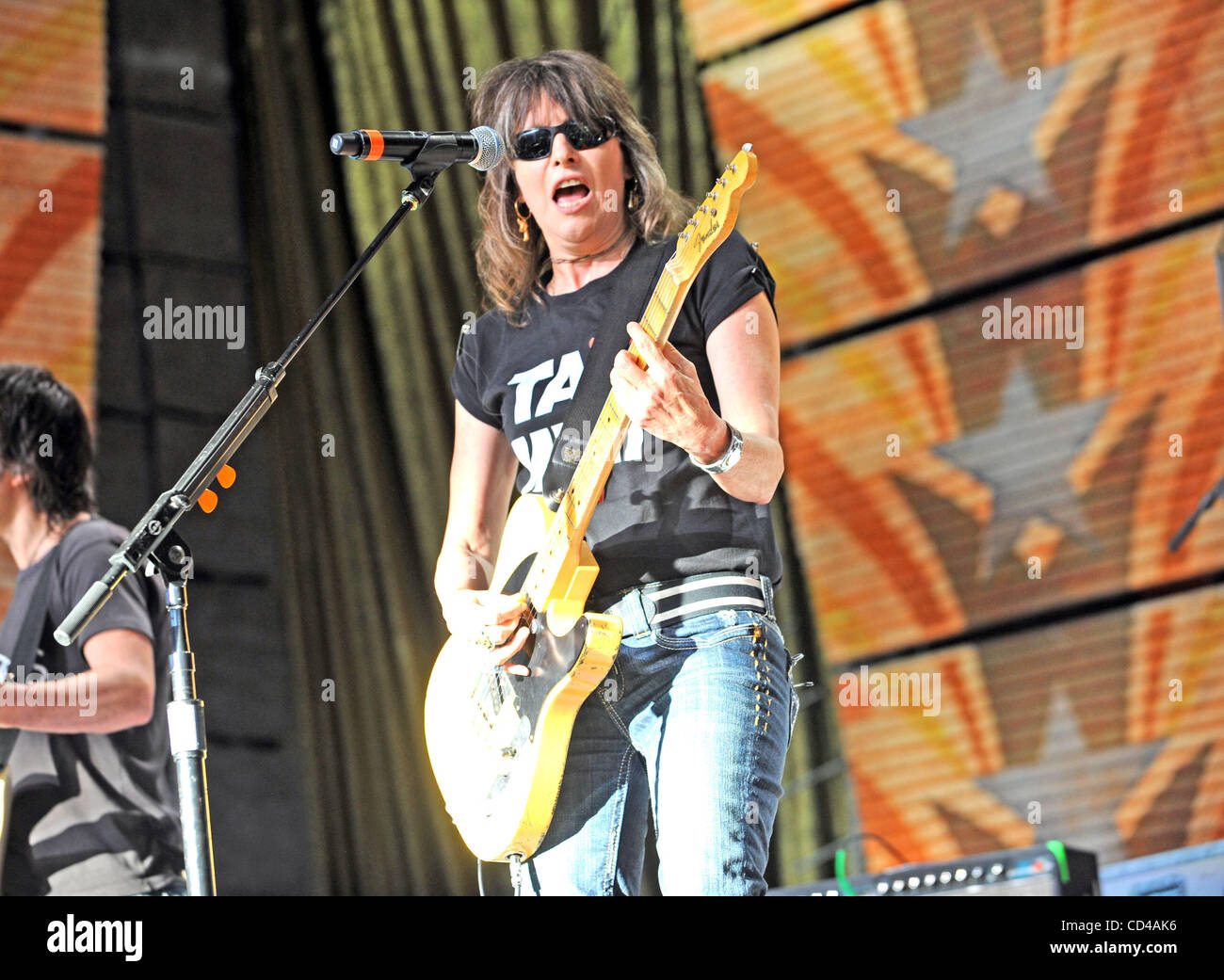Sep 20, 2008 - Mansfield, Massachusetts; USA - Singer / Guitarist ...