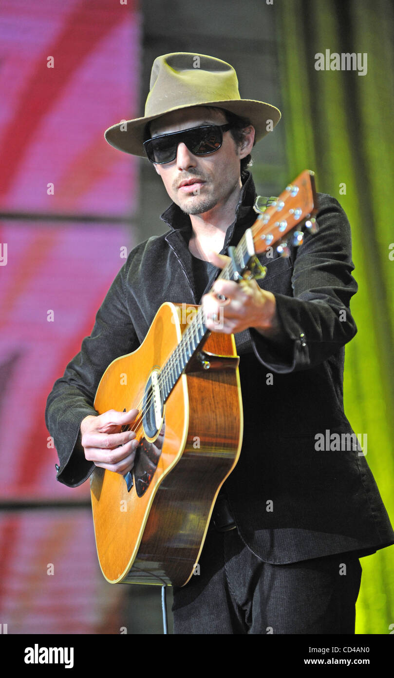 Sep 20, 2008 - Mansfield, Massachusetts; USA - Musician JAKOB DYLAN ...