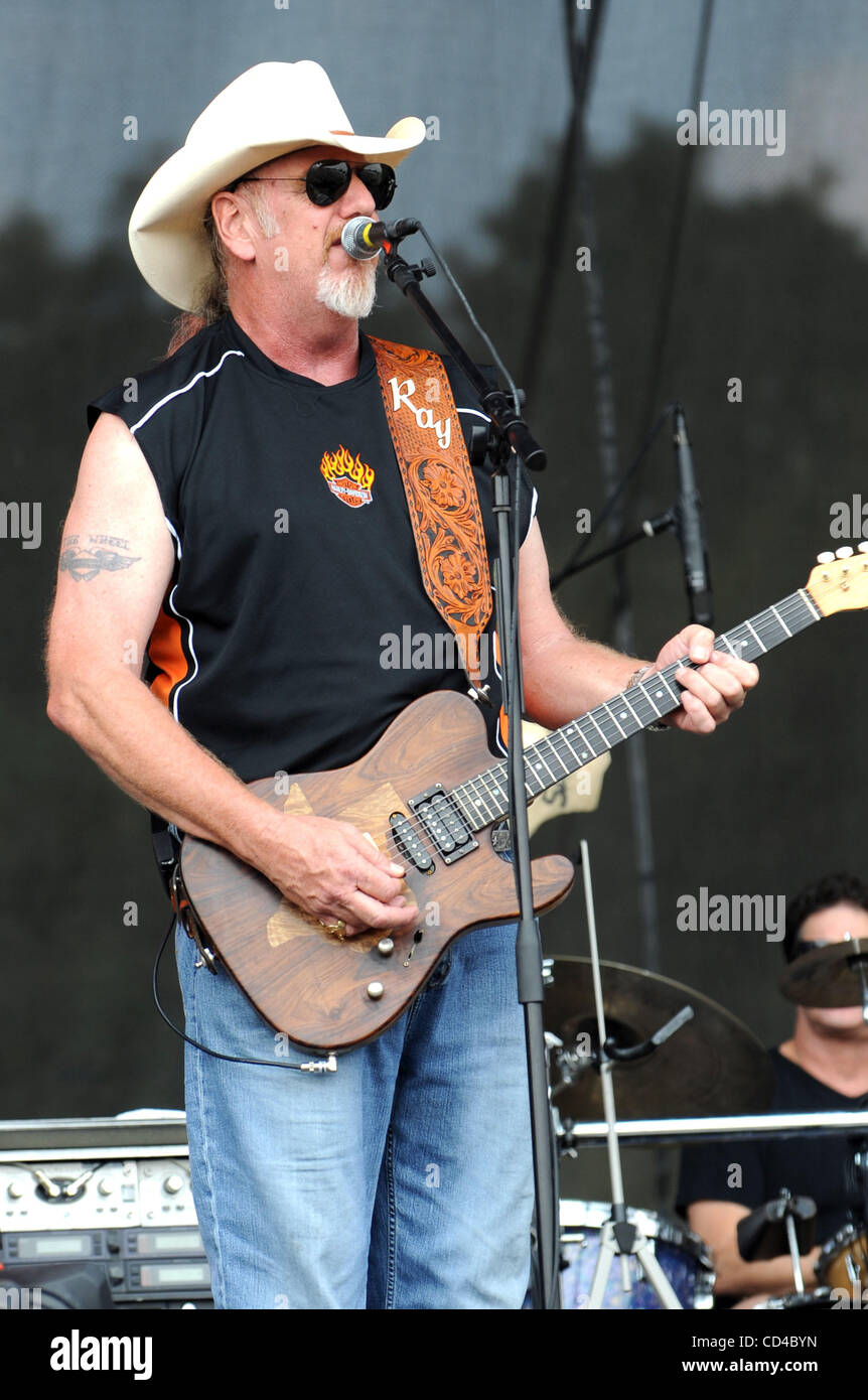 Ray benson of asleep at the wheel hi-res stock photography and images ...