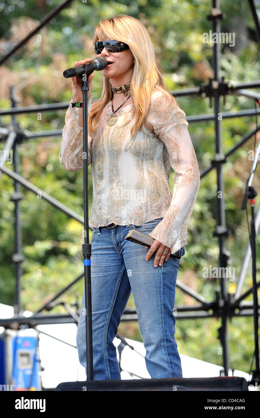 Sep 26, 2008 - Austin, Texas; USA - Singer PAULA NELSON performs live ...