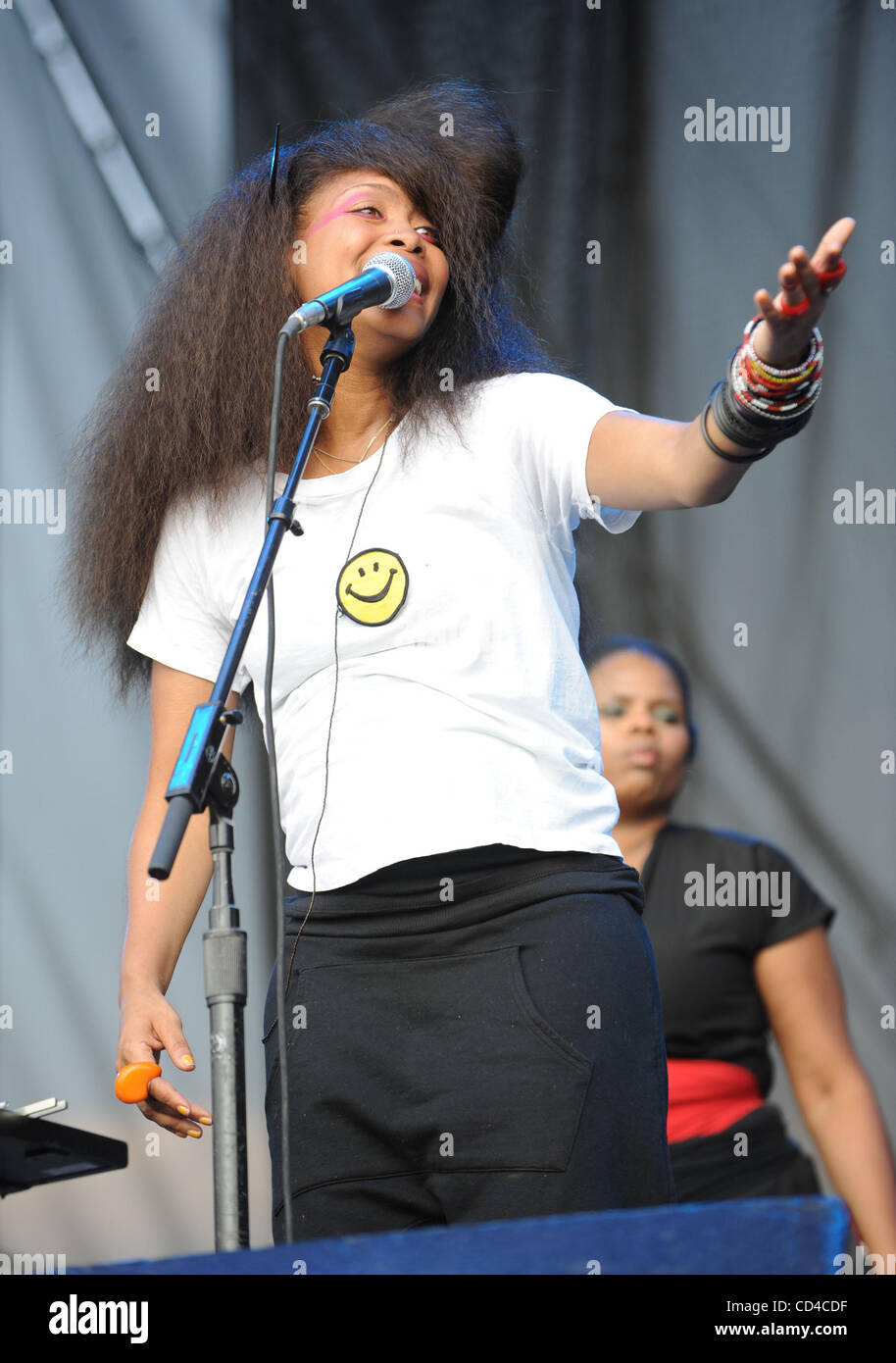 Sep 27, 2008 - Austin, Texas; USA - Singer ERYKAH BADU performs live as ...