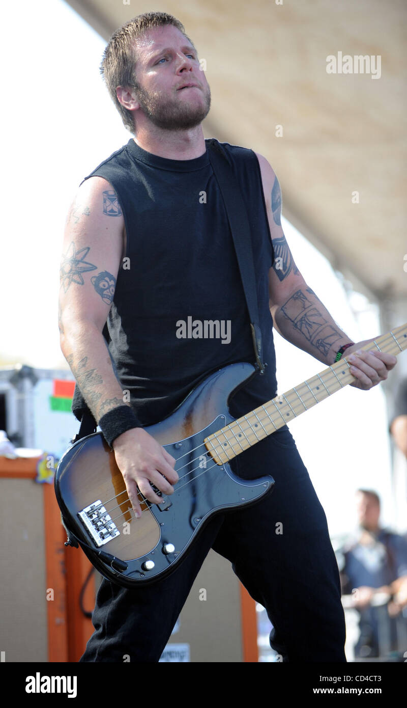 Sep 28, 2008 - Austin, Texas; USA - Bass Guitarist ANDREW SEWARD of the ...