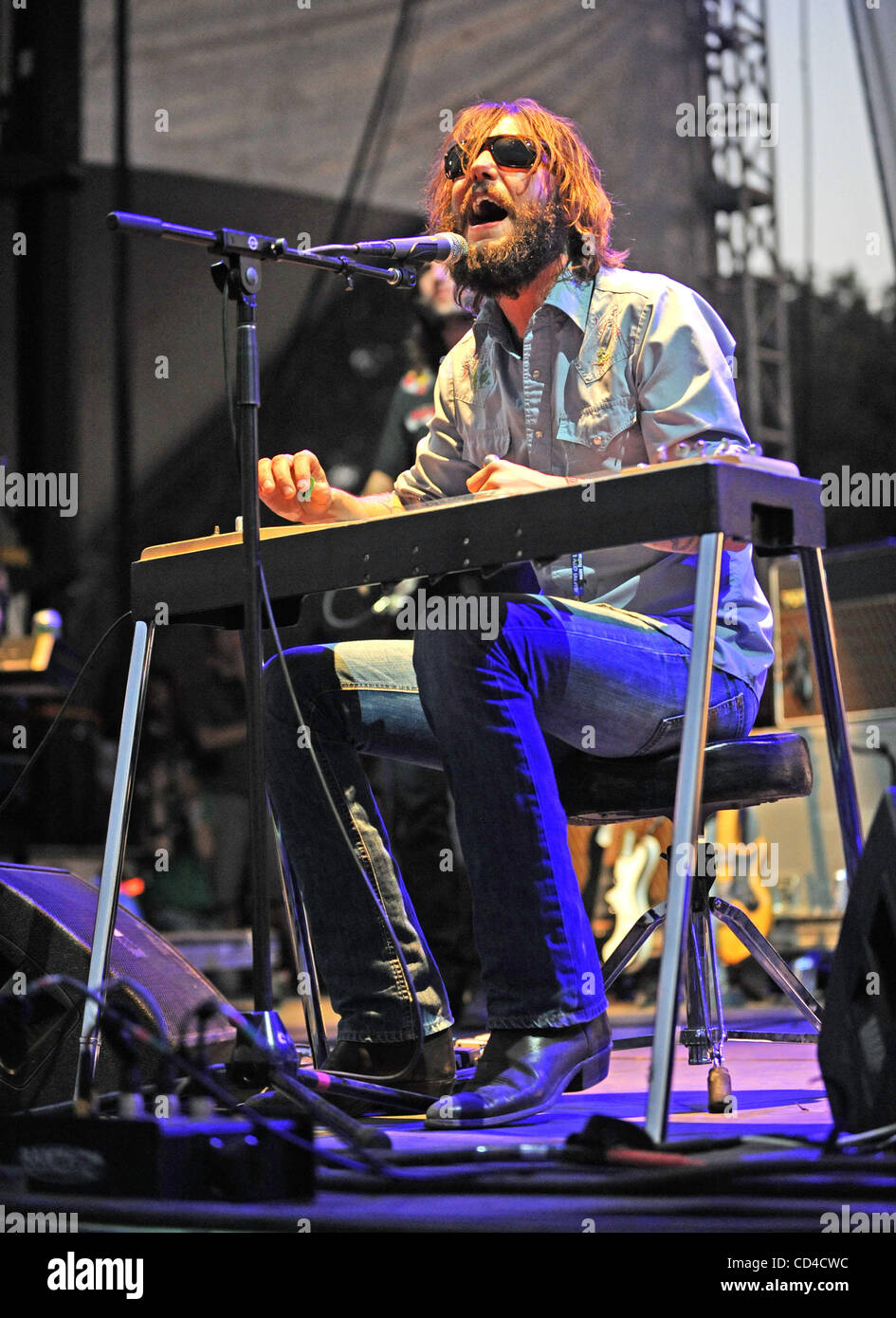 Sep 28, 2008 - Austin, Texas; USA - Singer / Guitarist BENJAMIN ...