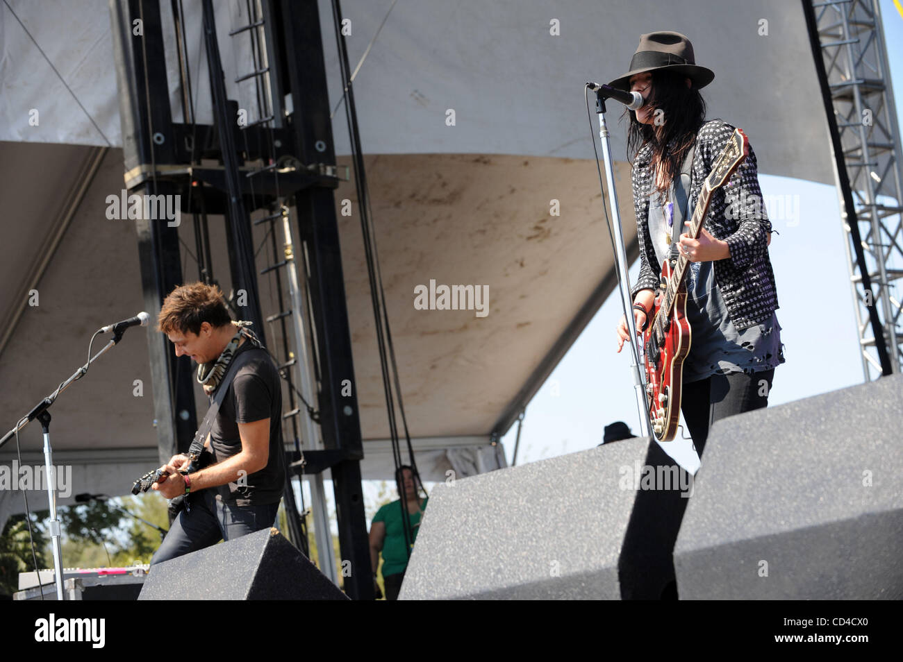 Sep 28, 2008 - Austin, Texas; USA - (L-R) Guitarist JAMIE 'HOTEL' HINCE ...
