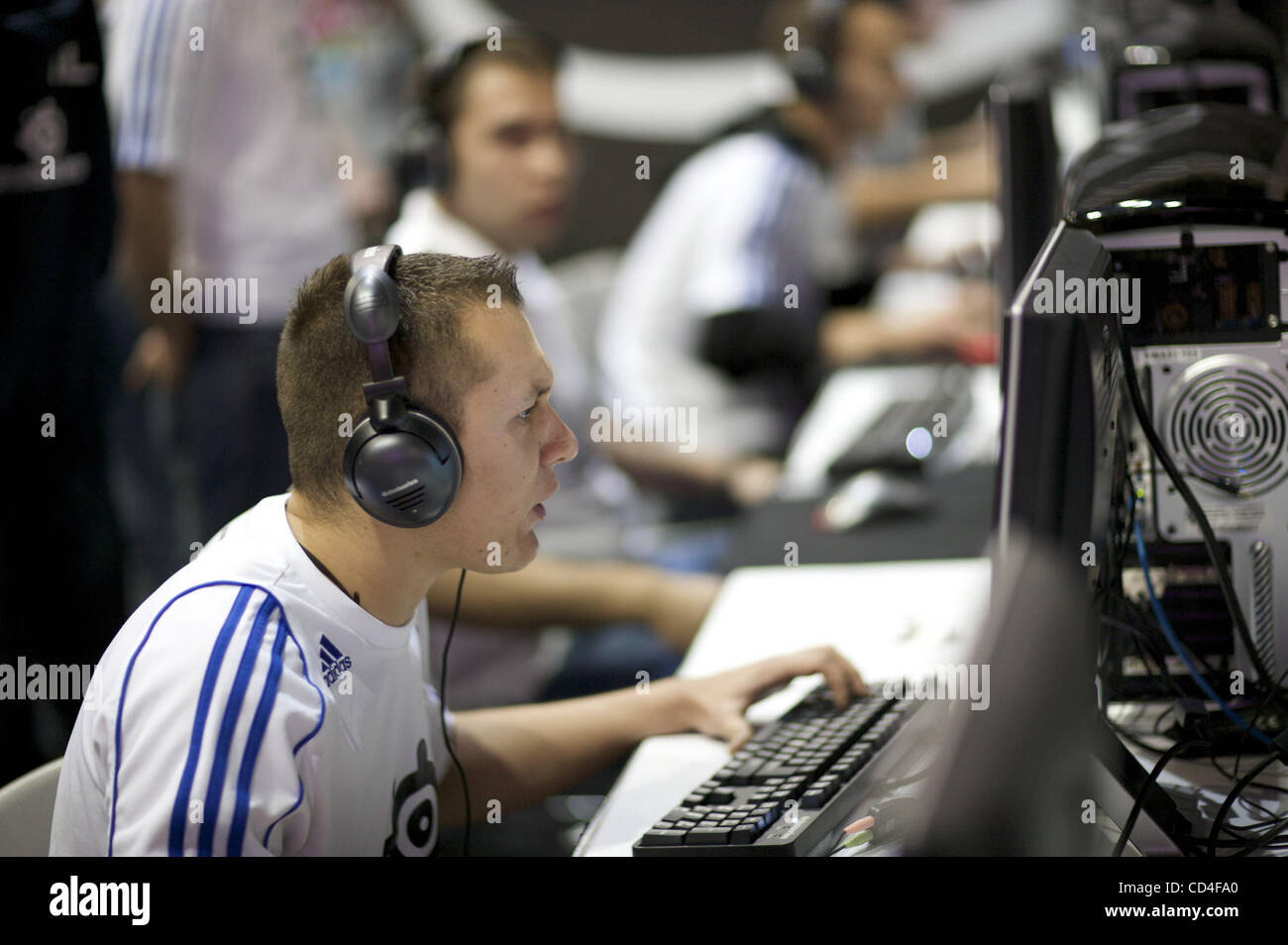Mym gaming hi-res stock photography and images - Alamy